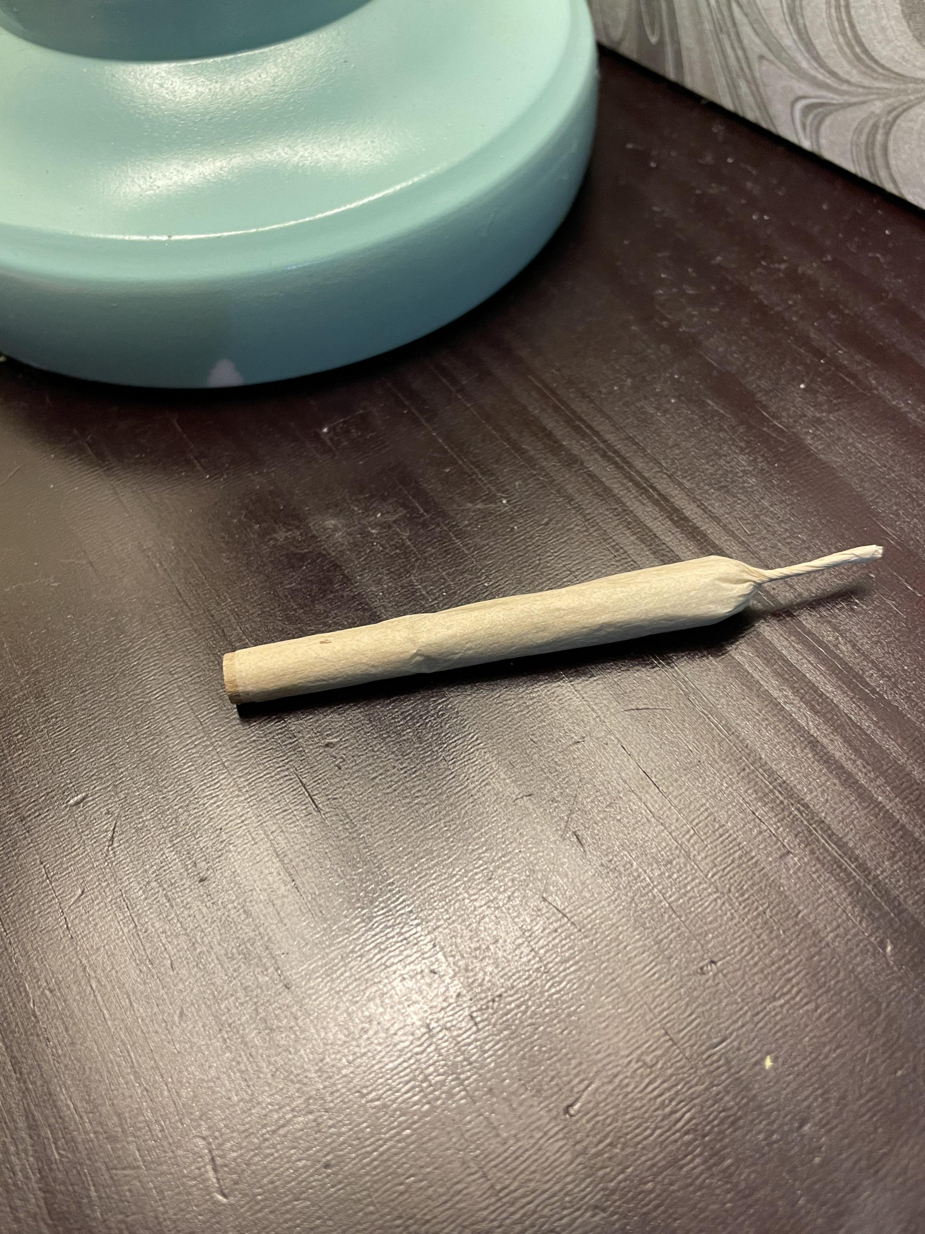 First joint I've ever rolled! | Scrolller