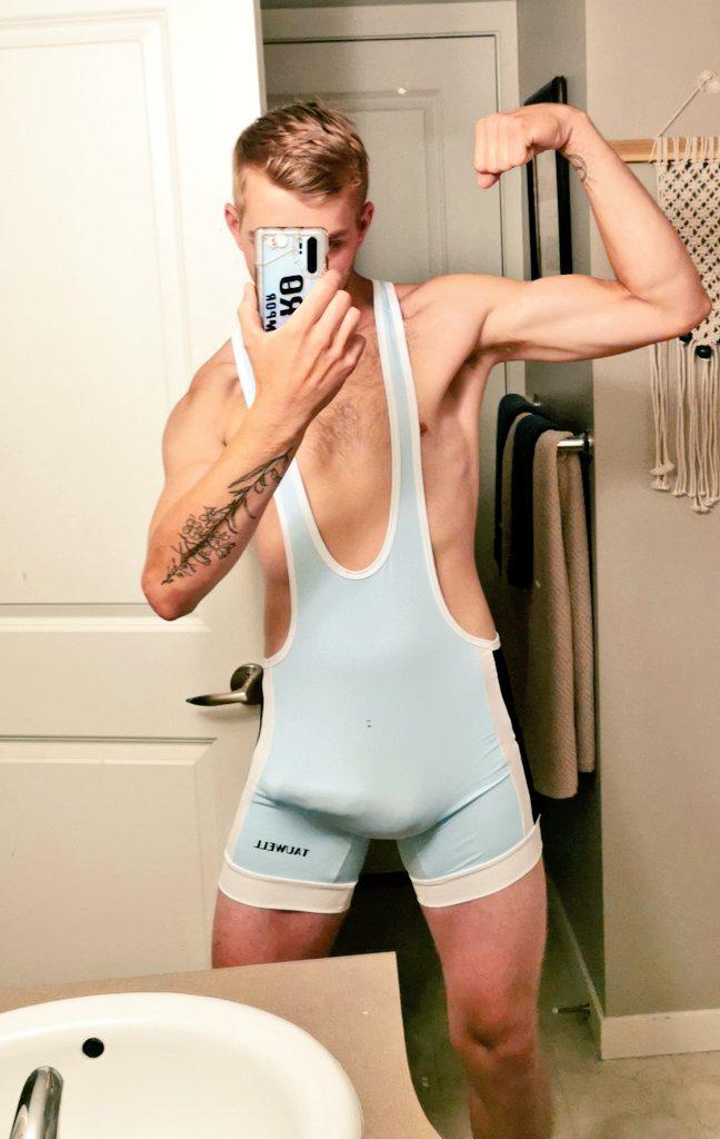 First singlet | Scrolller