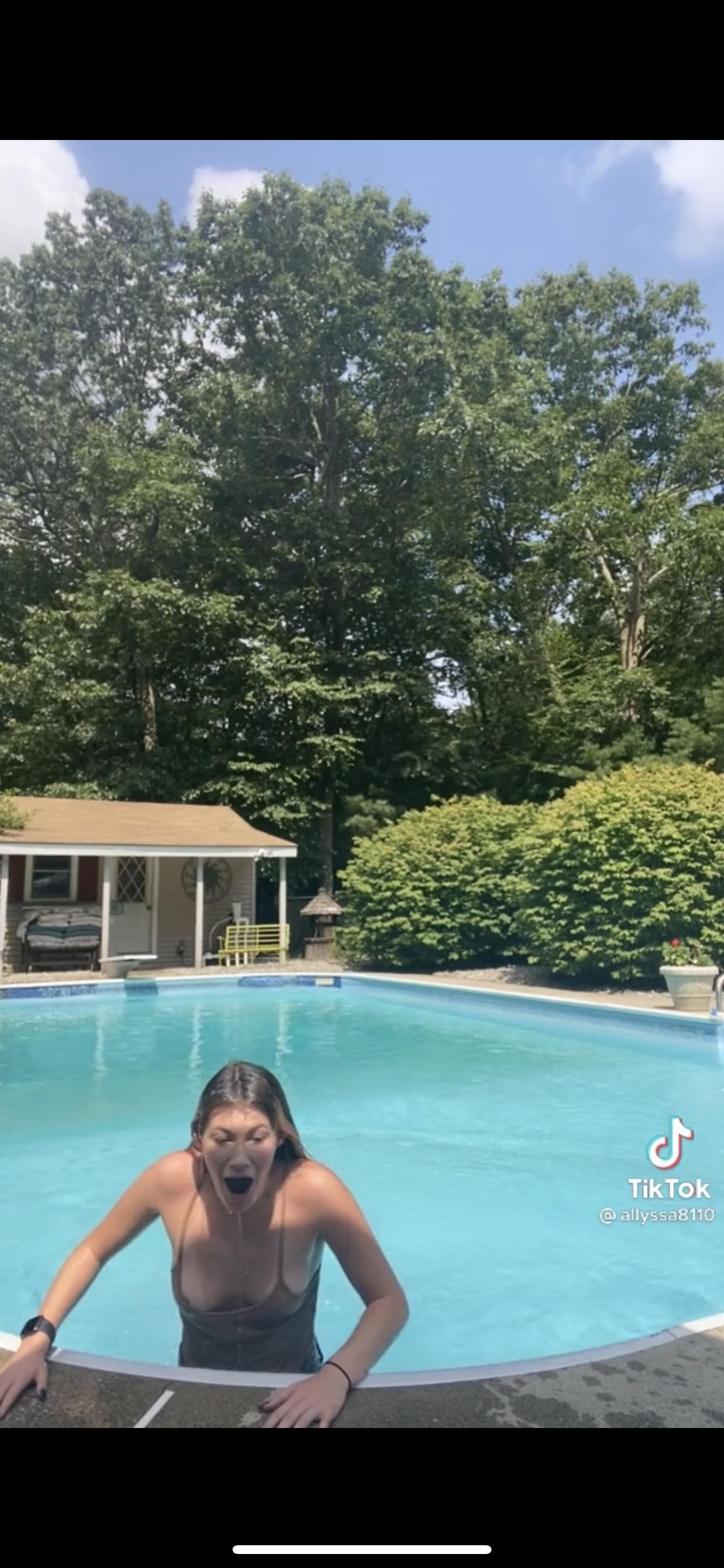 First Time Post Link In The Comments Scrolller