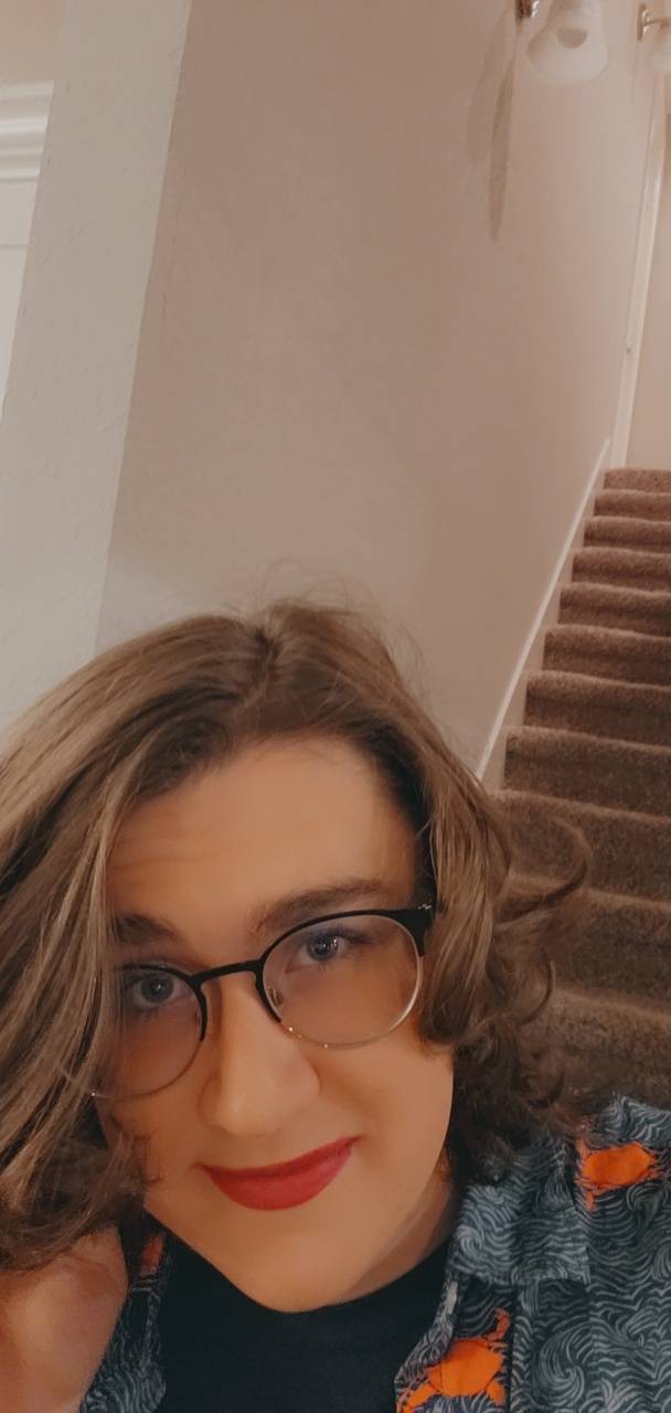 First time putting on makeup, be gentle | Scrolller First time putting on makeup, be gentle | Scrolller