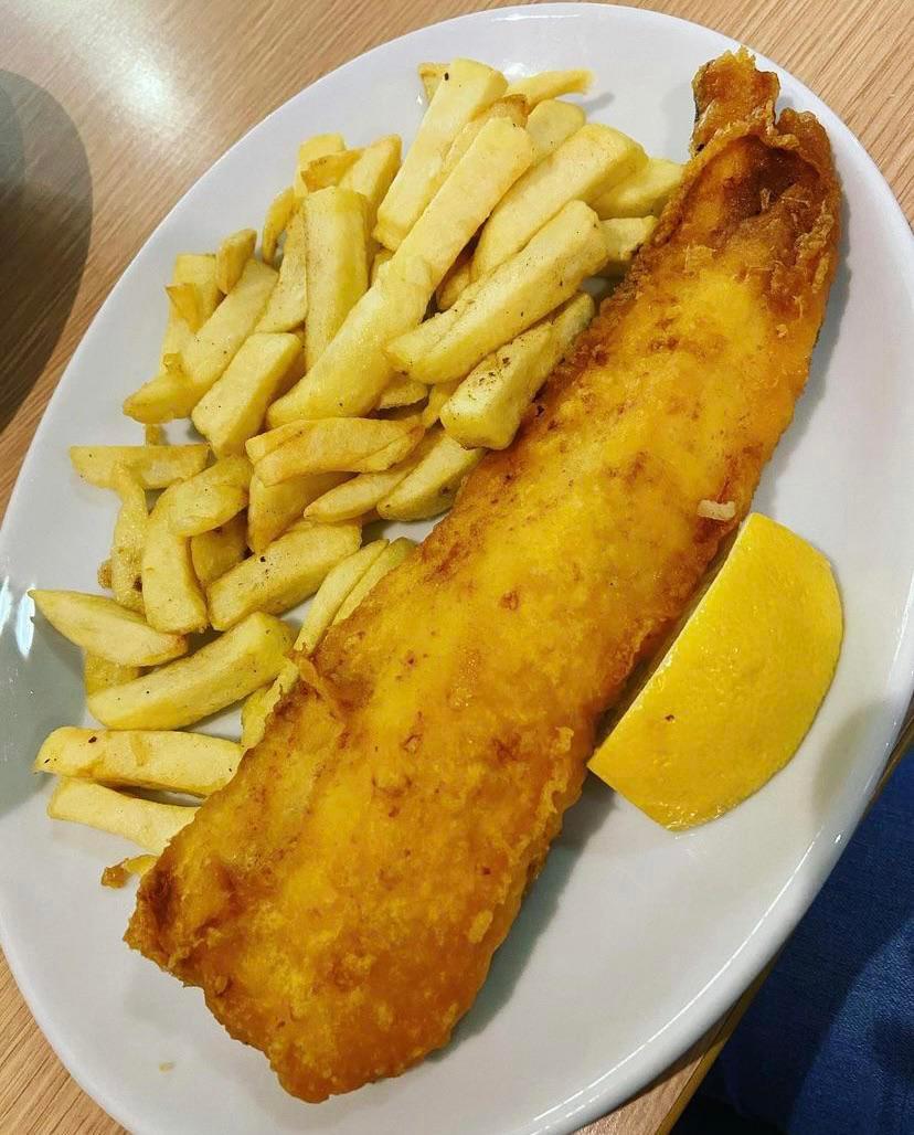 Fish and chips 💛 | Scrolller