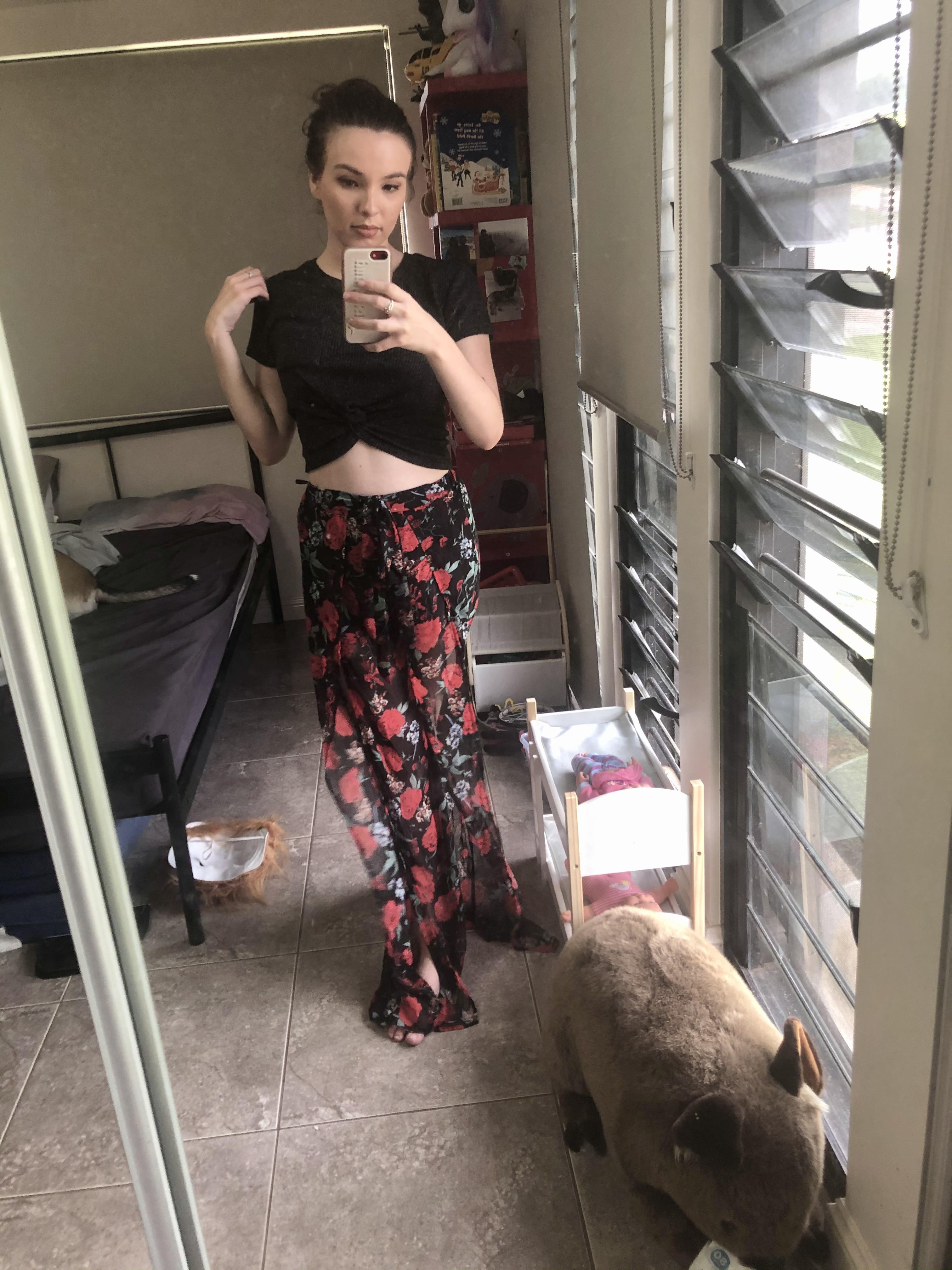 Flat chests and comfy crops 😊 | Scrolller