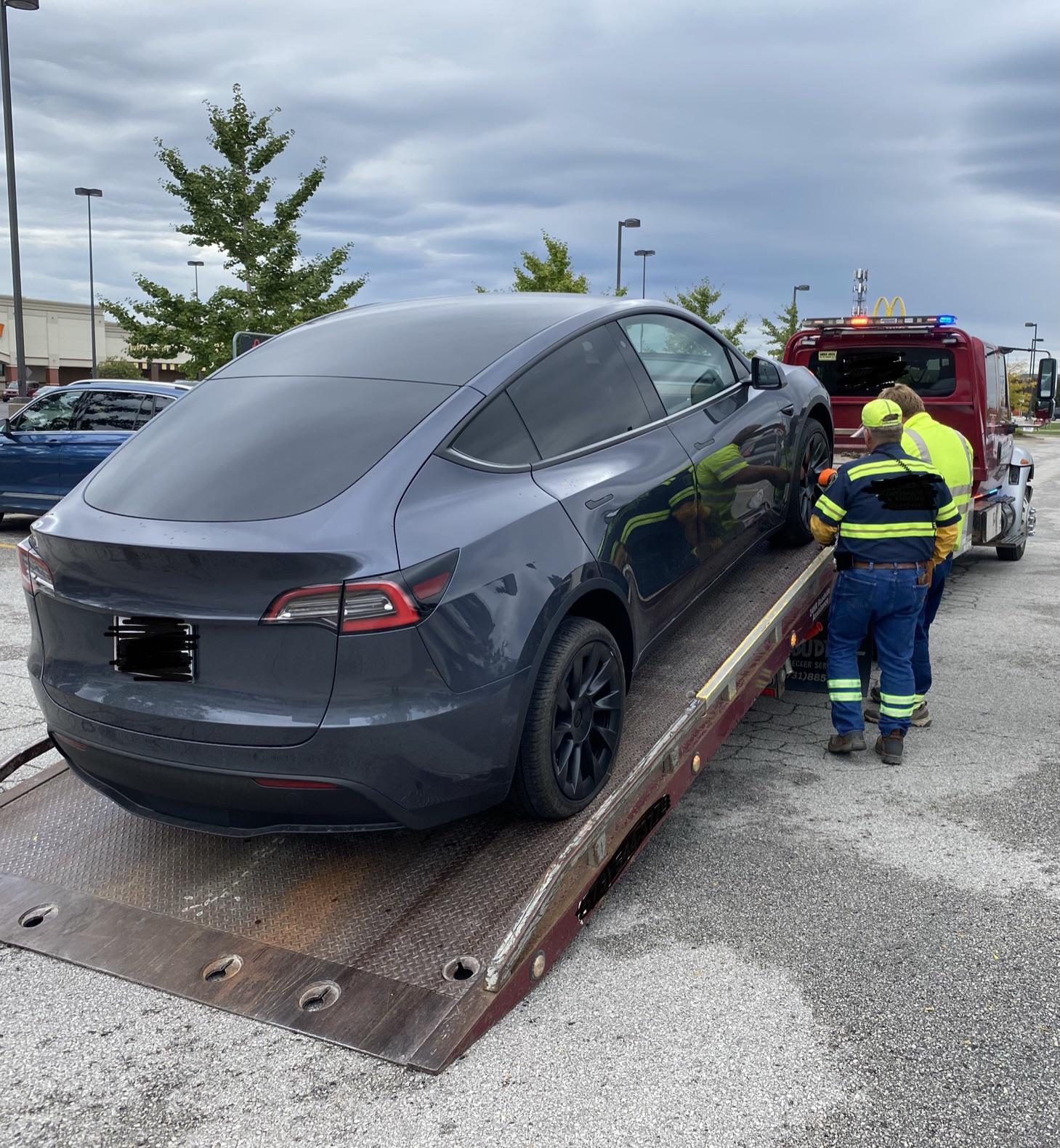 Flat tire - 5 days old 😢 | Scrolller