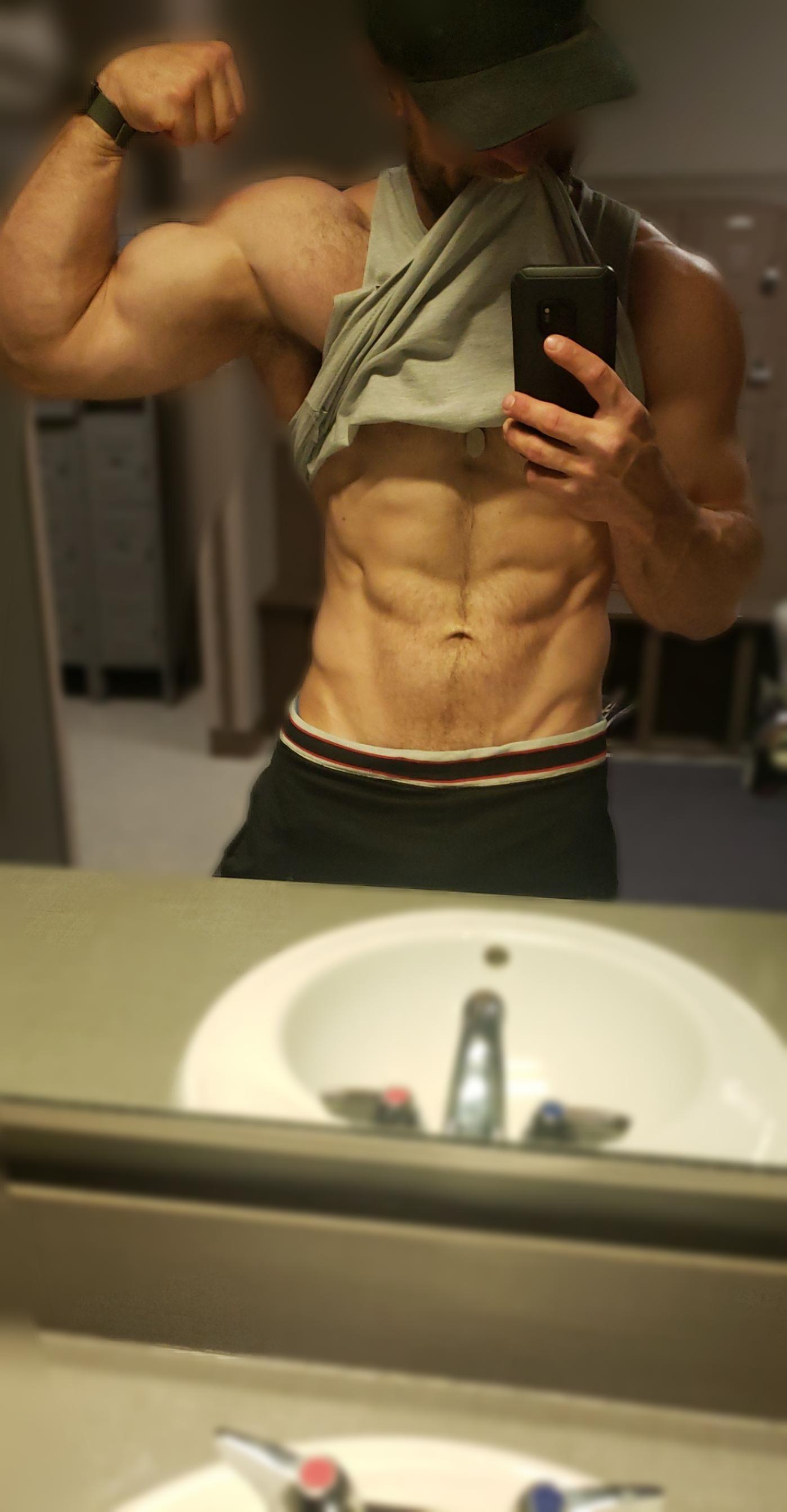 Flex Friday is a thing right? [35] | Scrolller