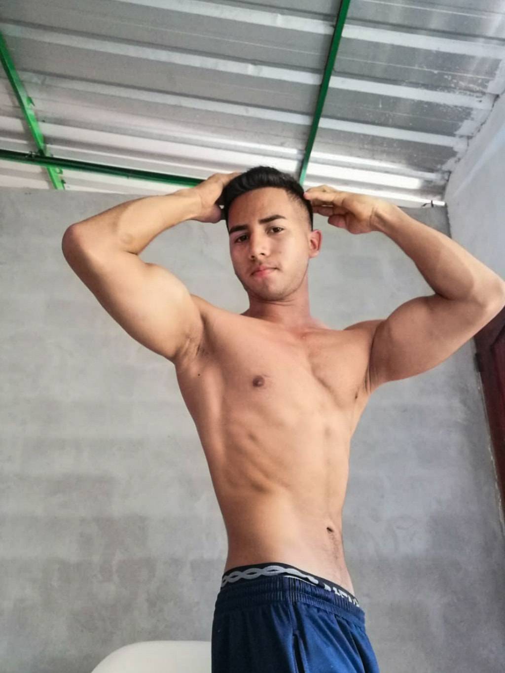 Flexing Prince | Scrolller