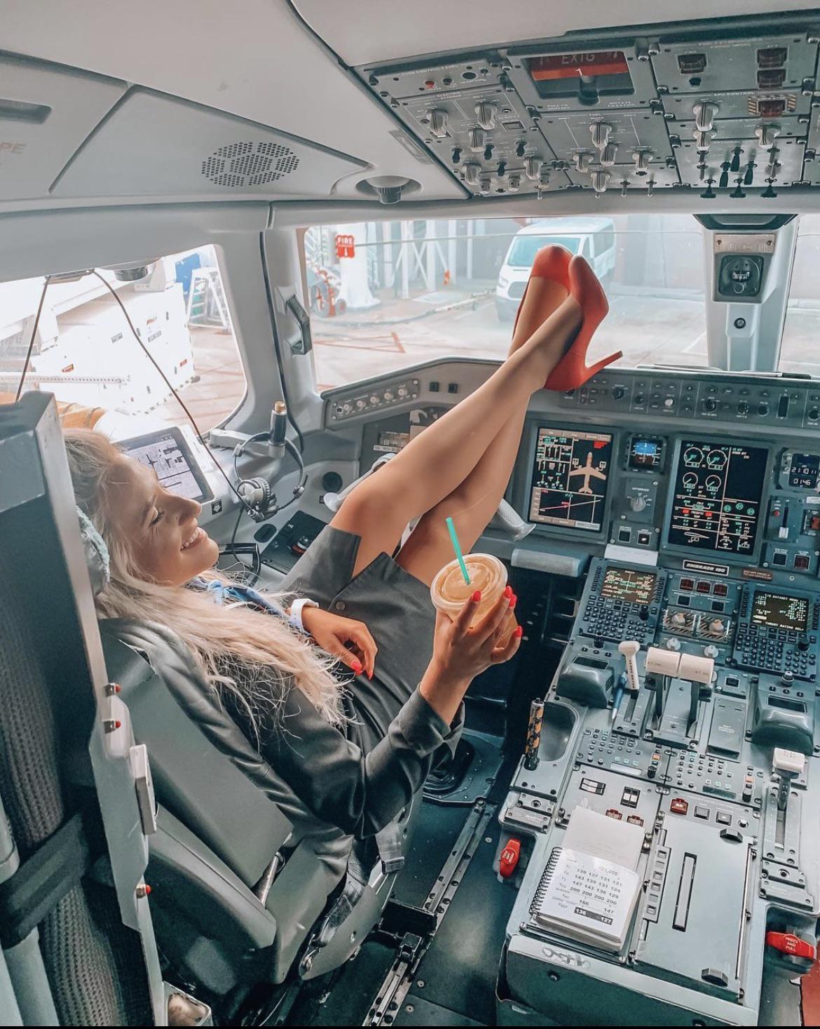 Flight attendant | Scrolller