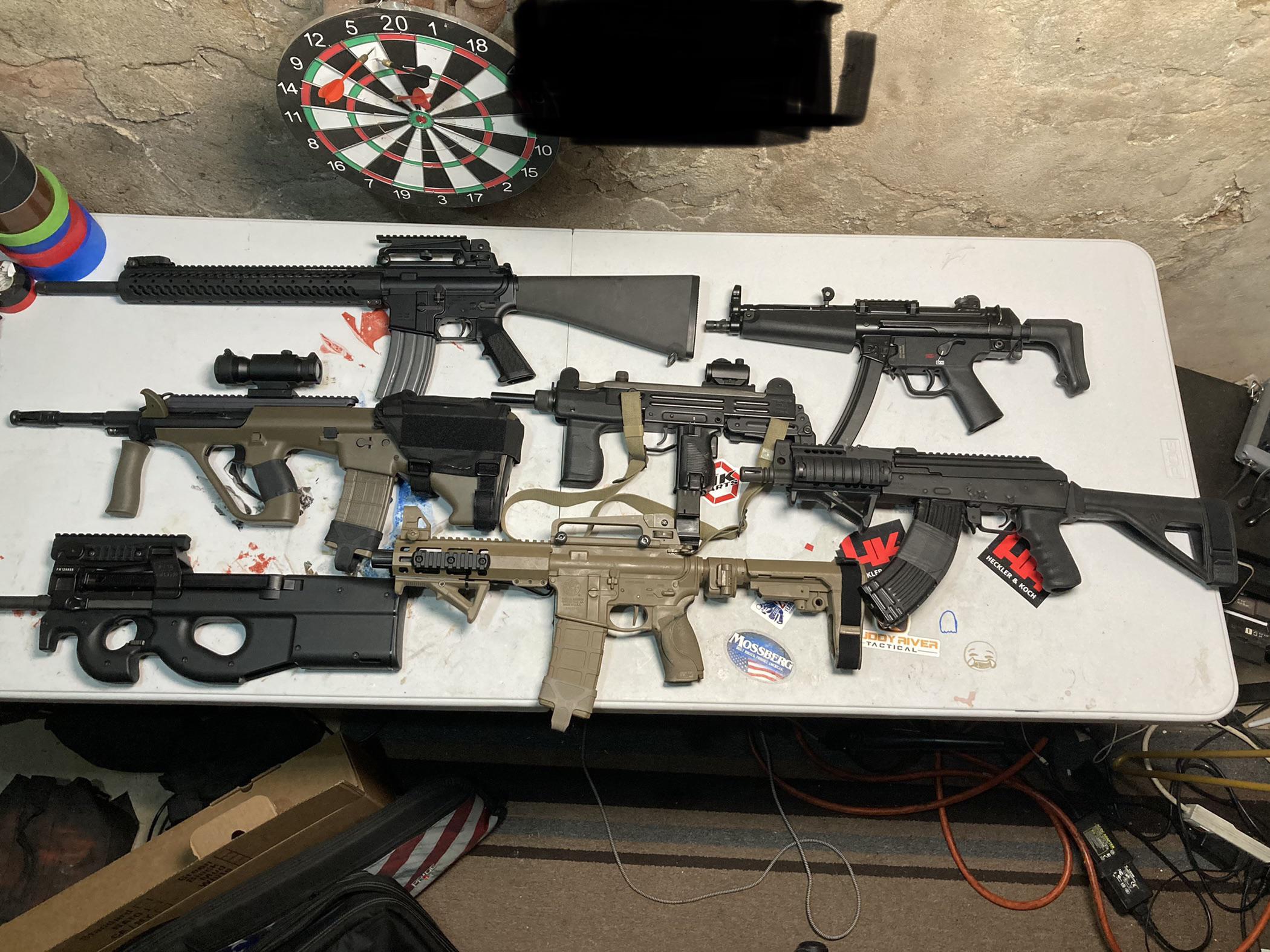 FN 15, Steyr Aug, FN PS90, HK SP5, IMI UZI, Mini Draco, MP Pistol 5.56. Gosh I love Call of Duty ...