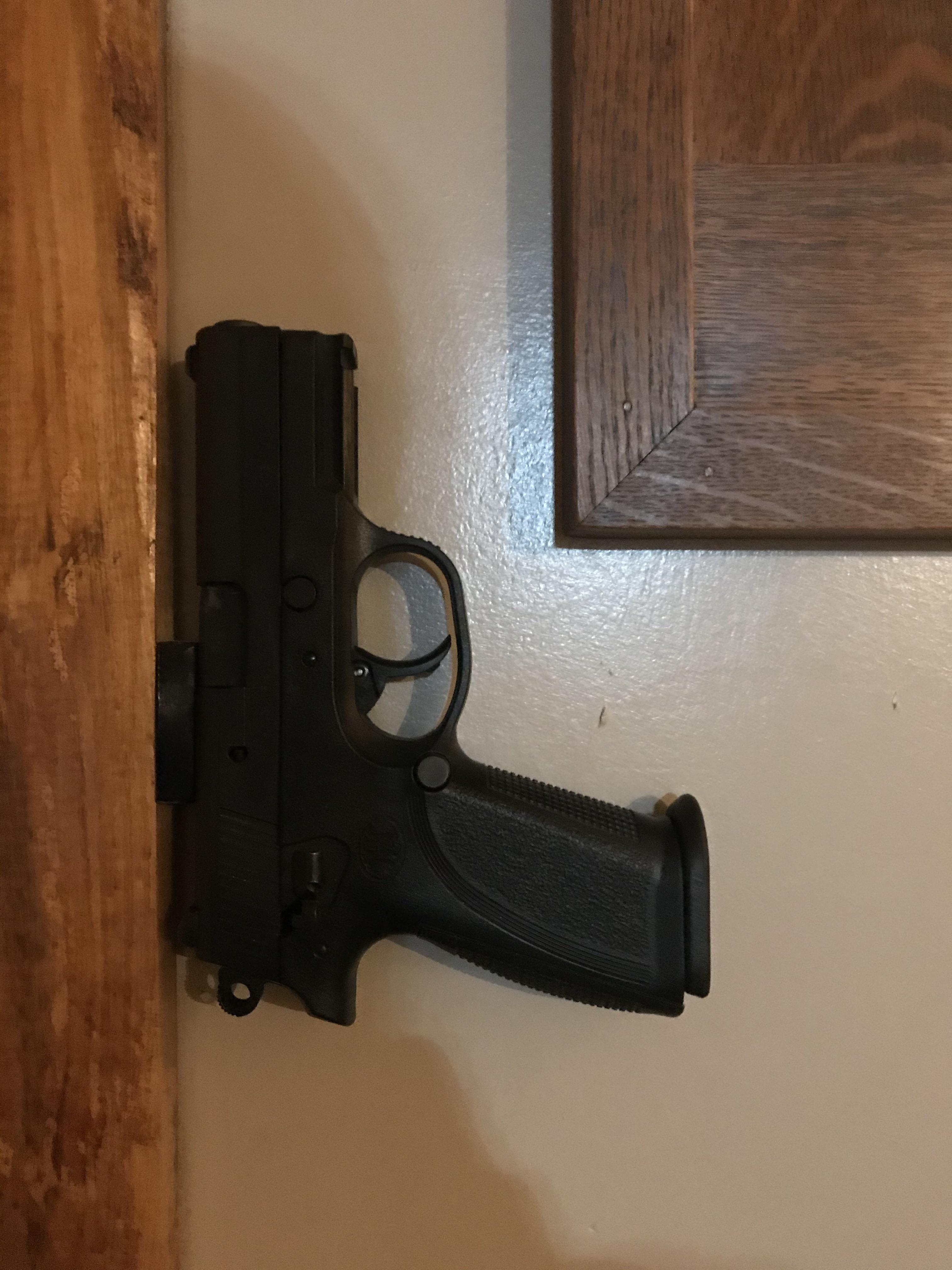 FN Friday FNP40 | Scrolller