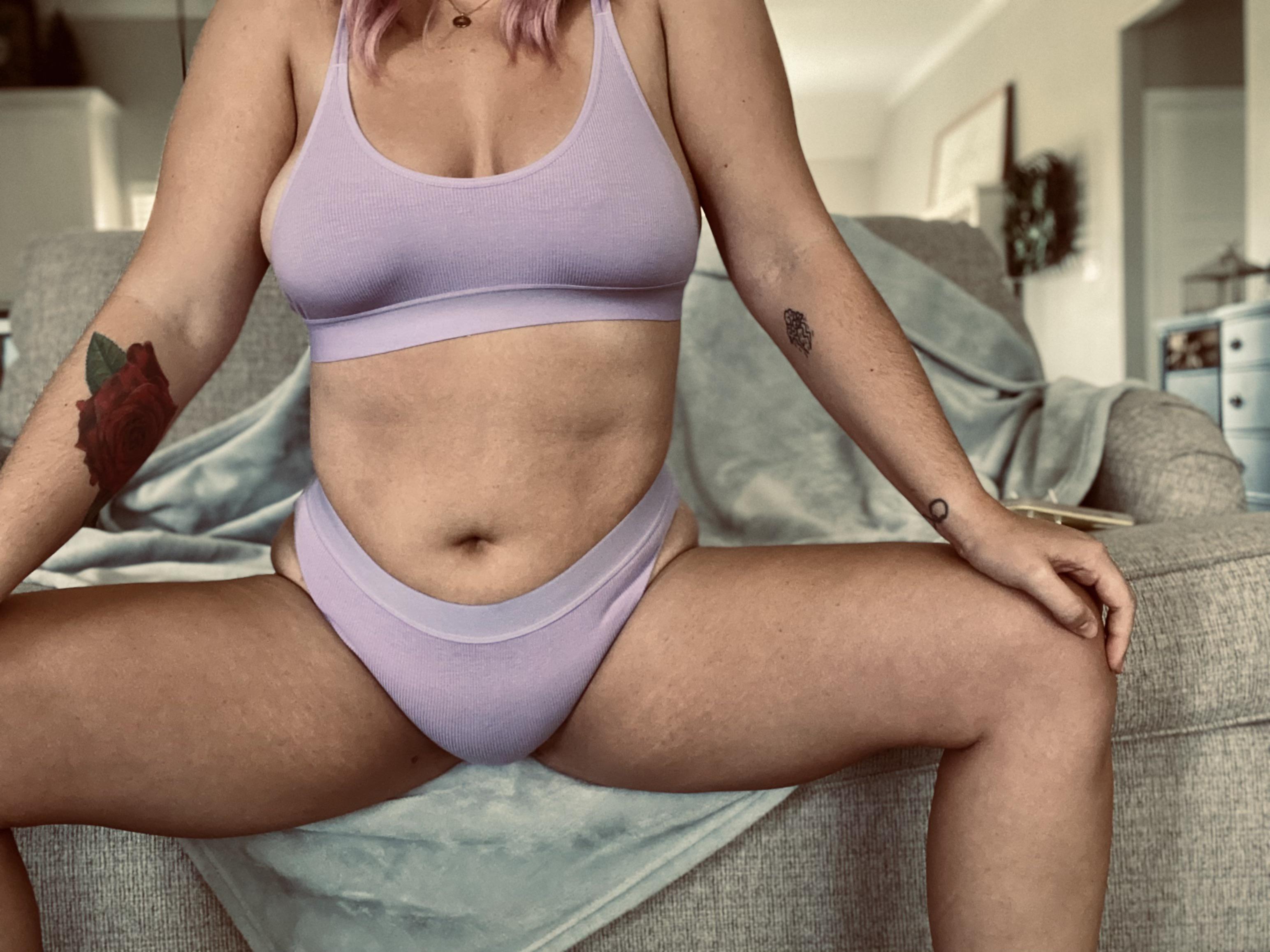 follow @co.peaches 👽💟 | Scrolller