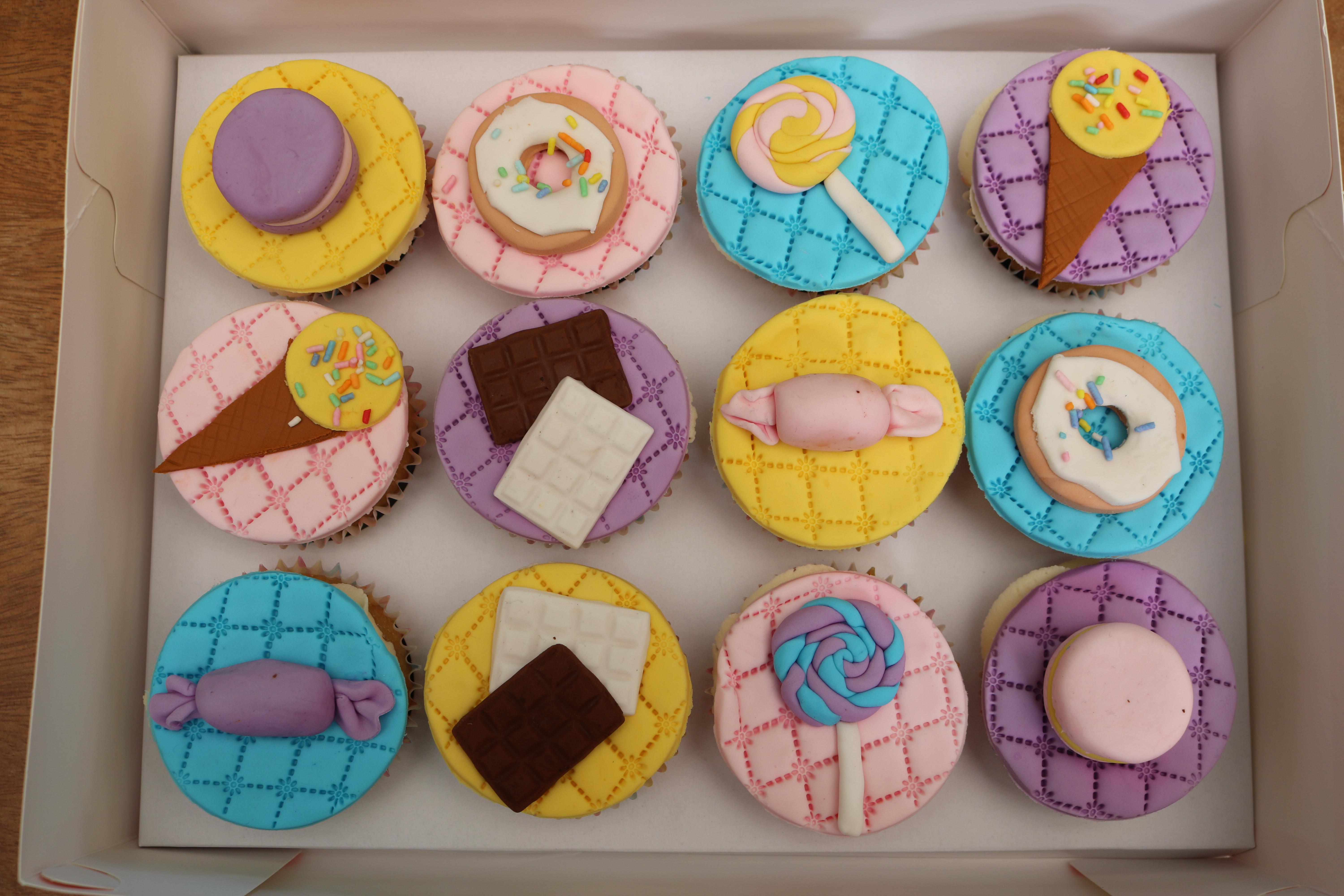 Fondant Candyland Cupcakes | Scrolller