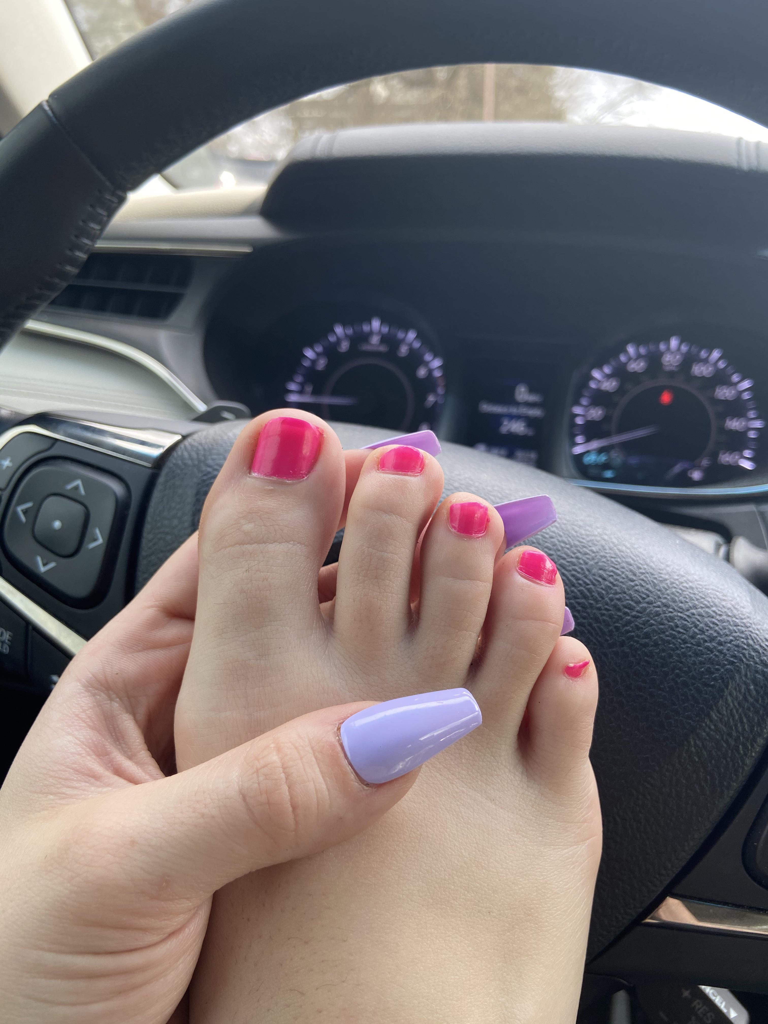 Foot job? | Scrolller