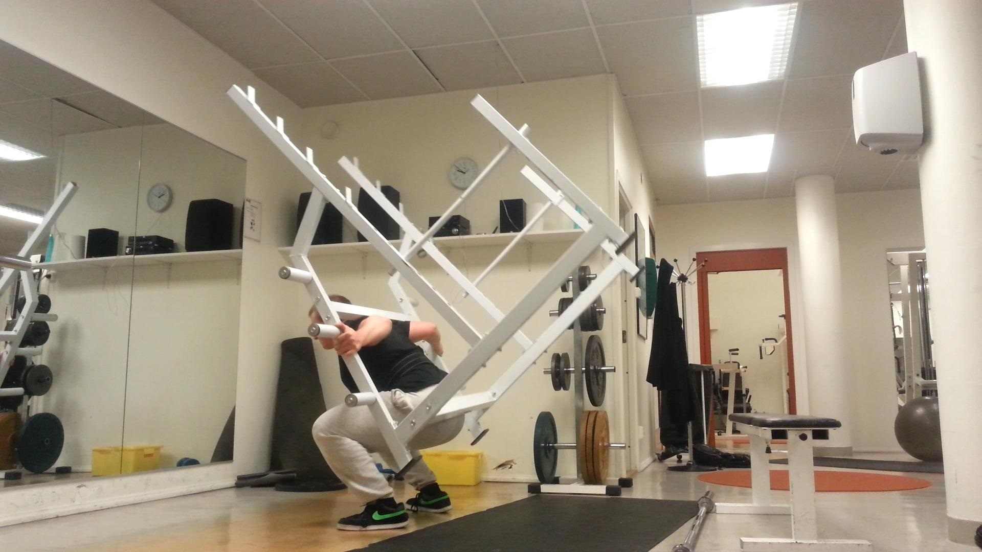[FORM CHECK] Rack squats | Scrolller