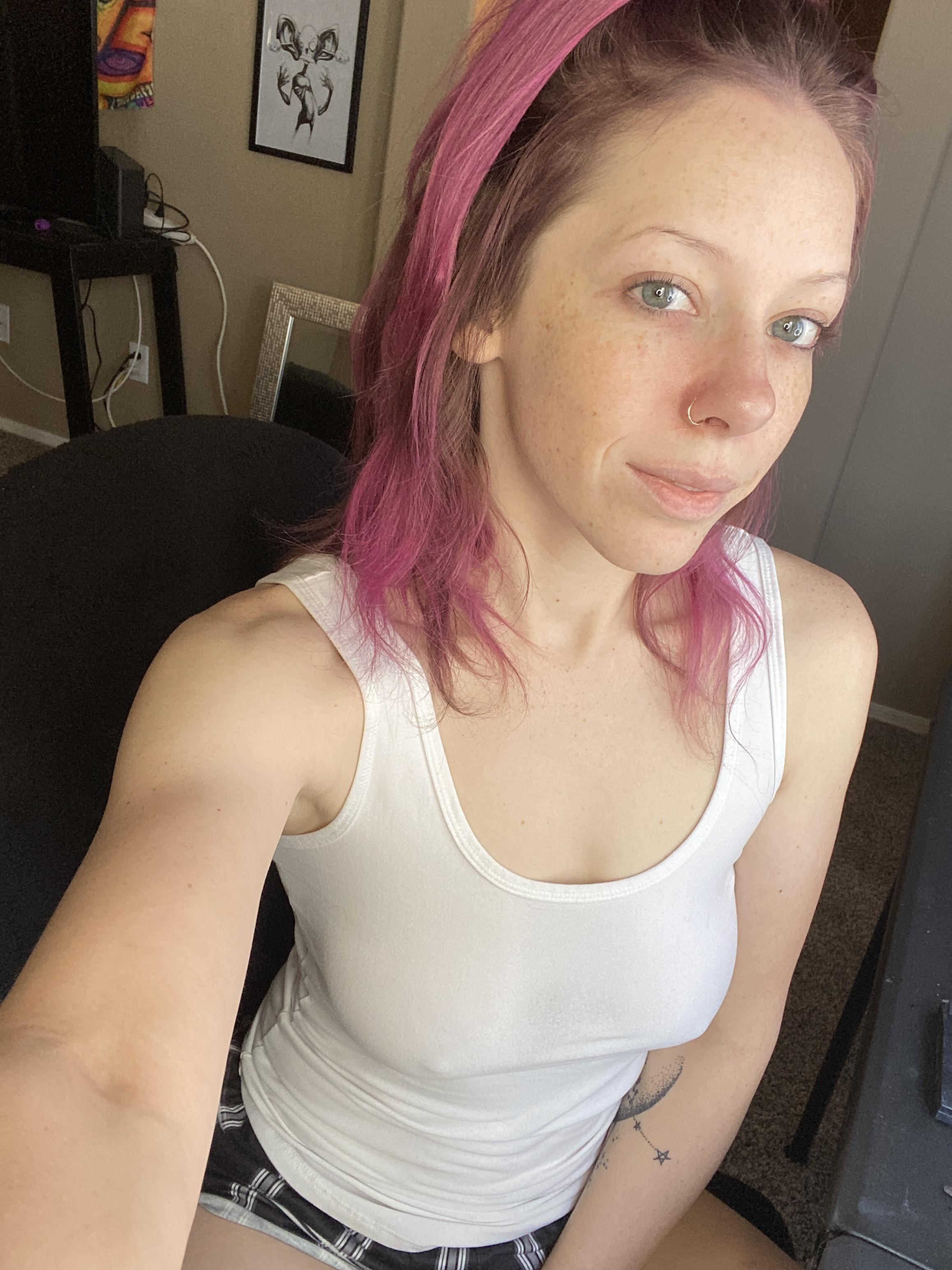 Feeling bare 🦋 | Scrolller