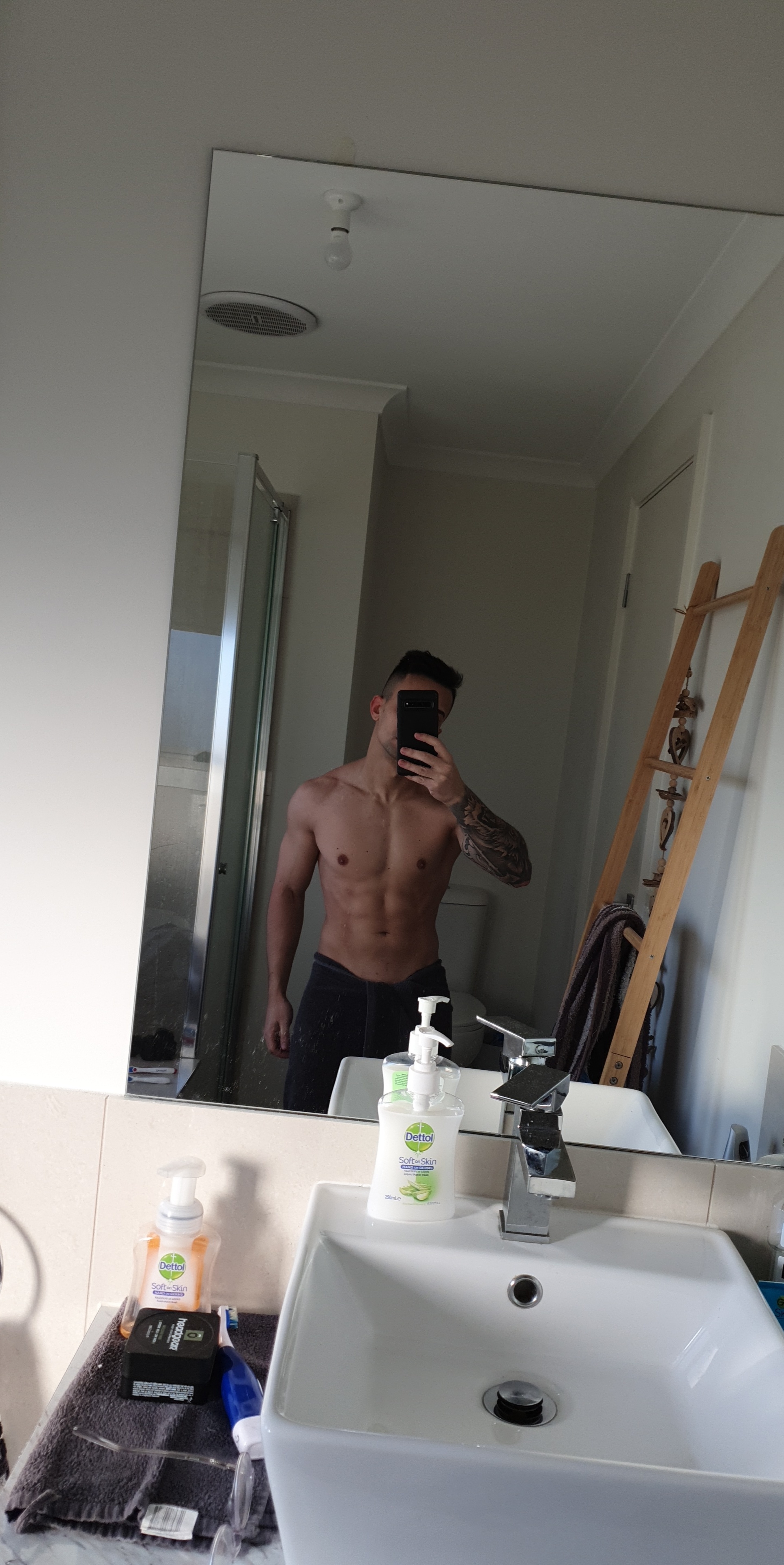 Fresh out of the shower 🚿 | Scrolller