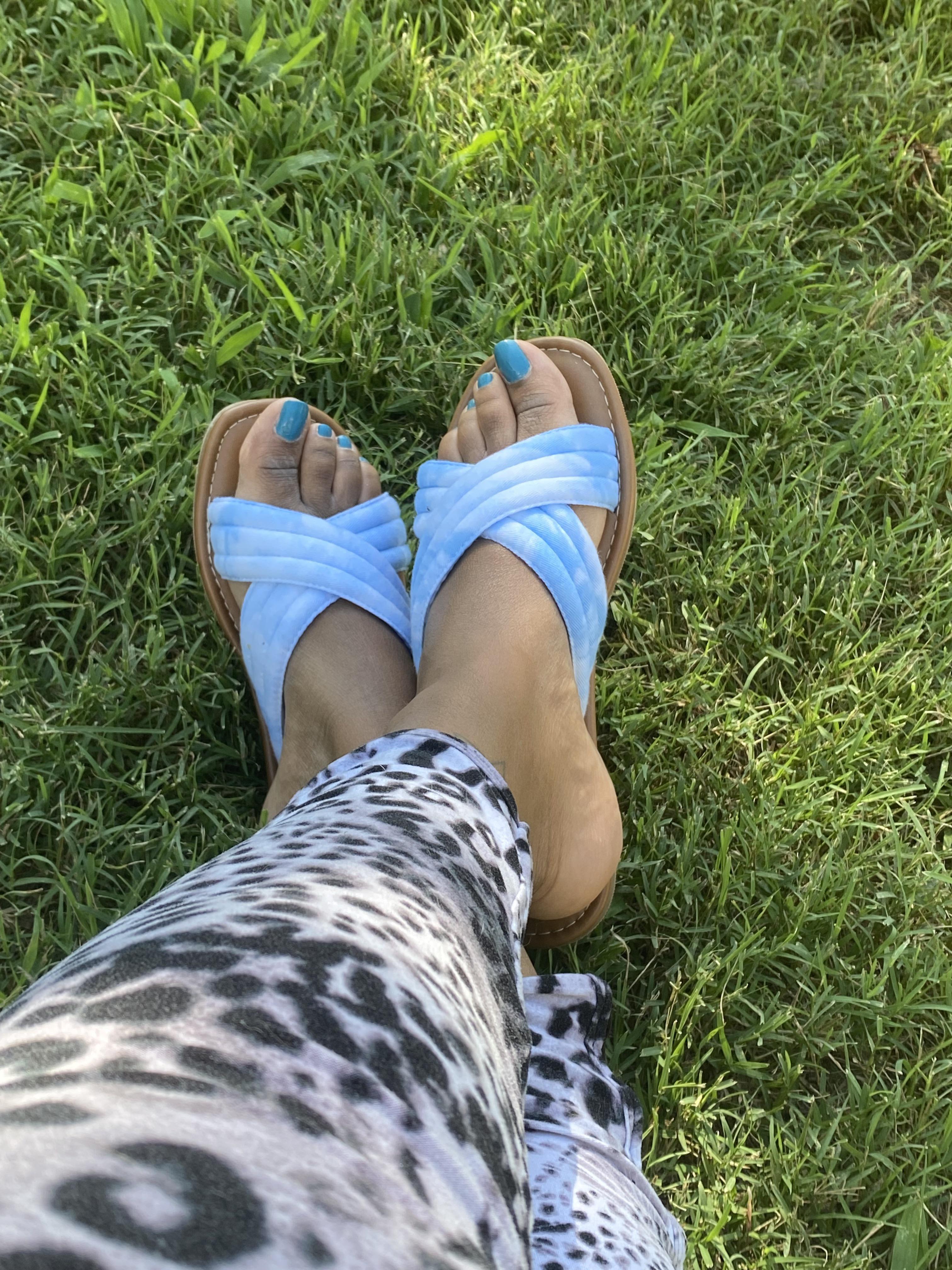 Fresh Pedi and New Sandals | Scrolller