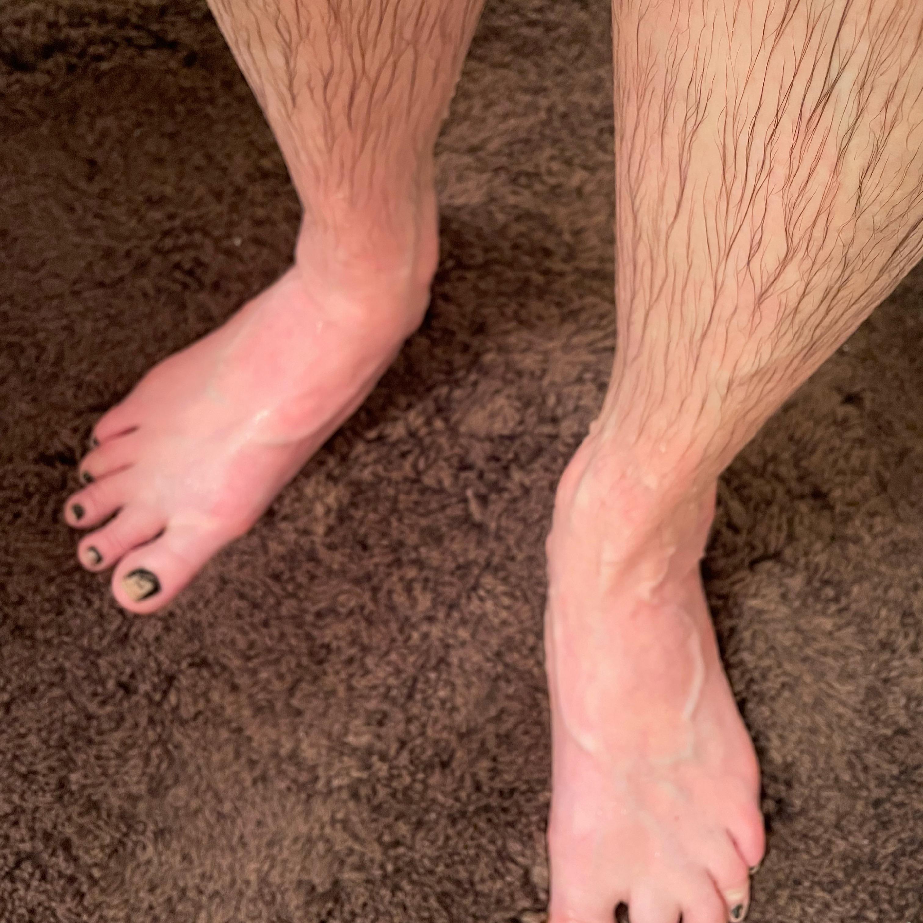 Freshly showered legs | Scrolller