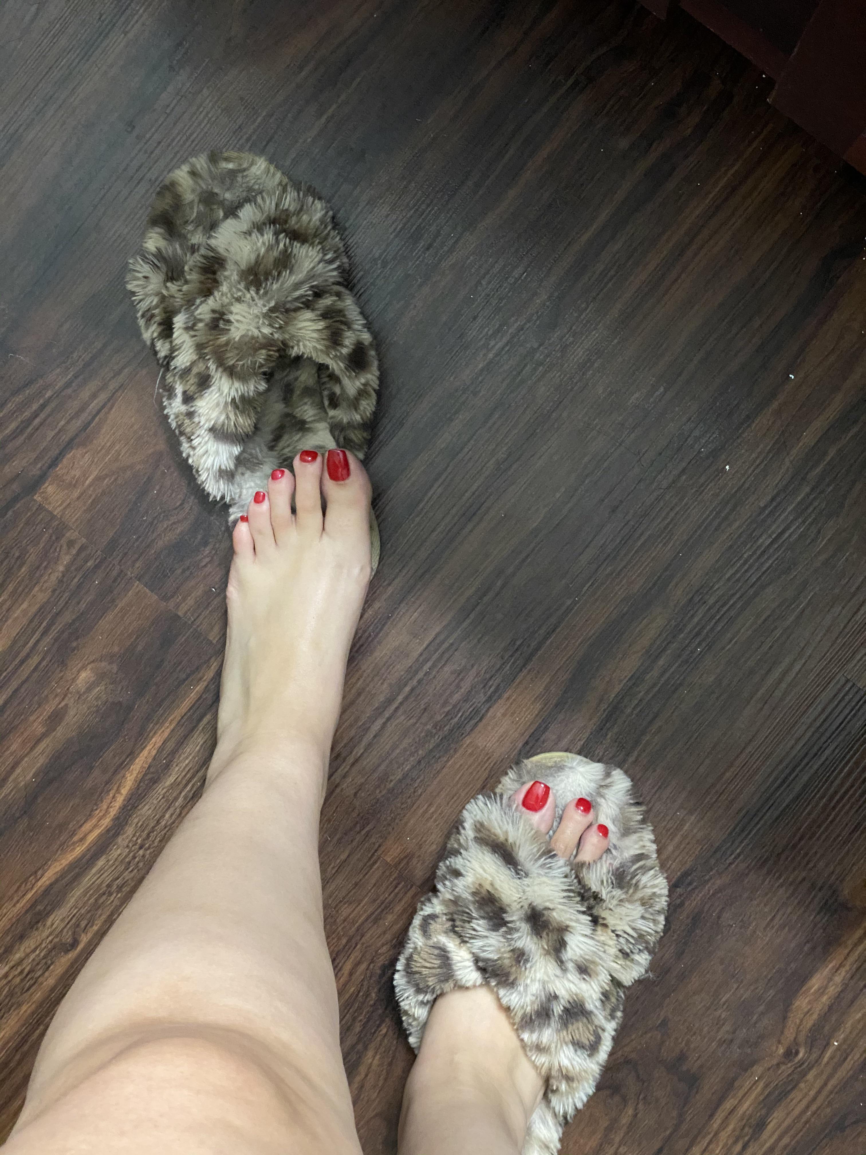 Friday Feet♥️♥️ Scrolller