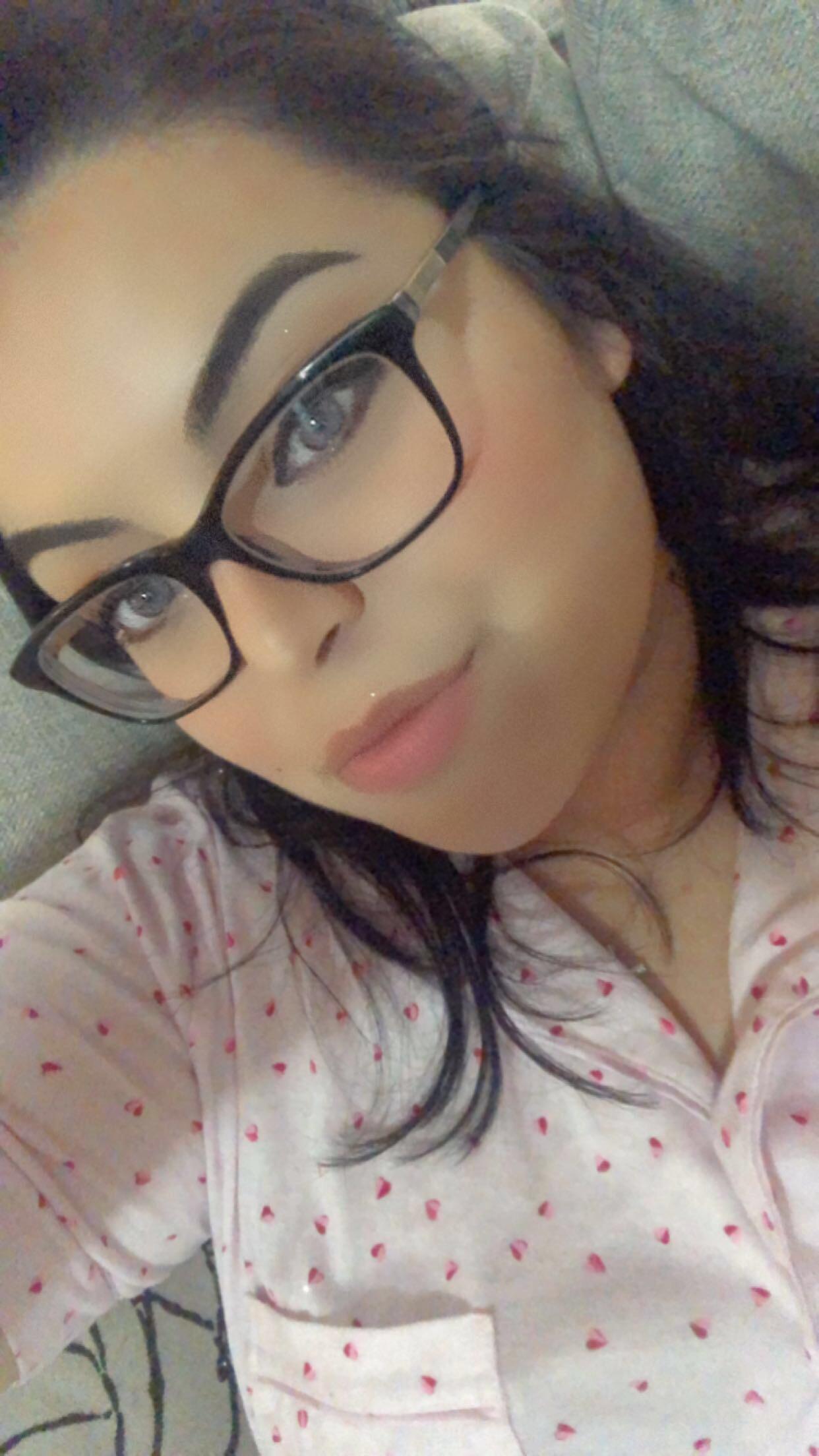 Friday Night In 🌙 [25f] | Scrolller