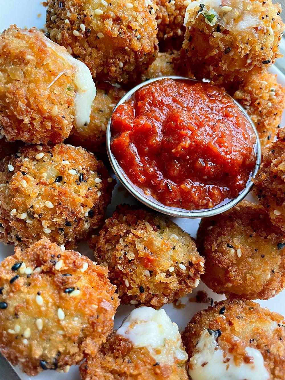 Fried mozzarella balls | Scrolller