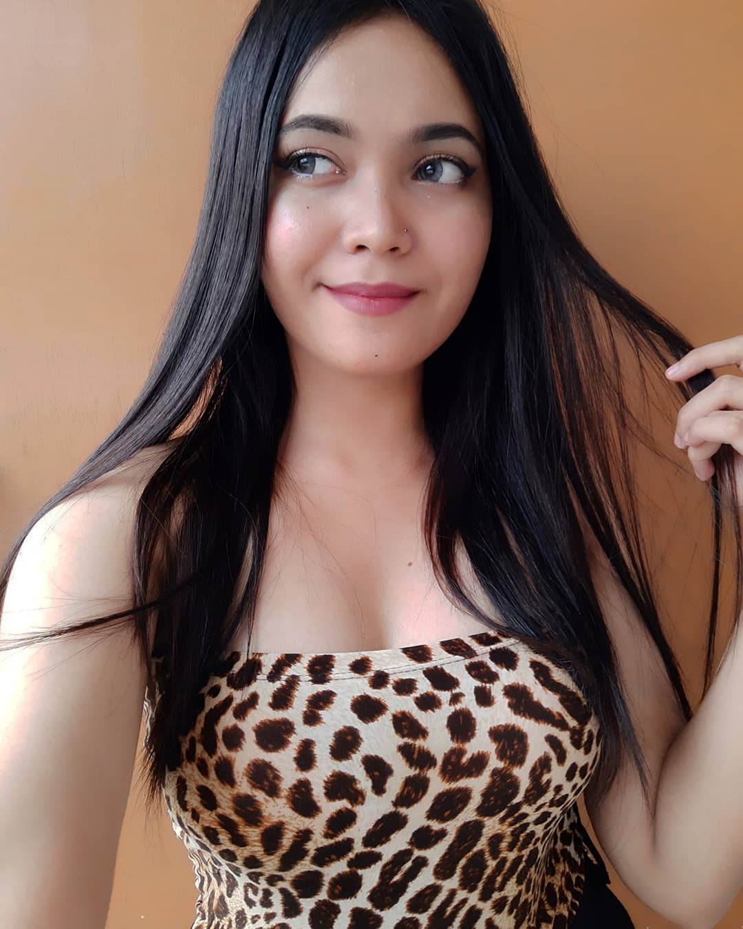 Front facing picture :) 21f | Scrolller