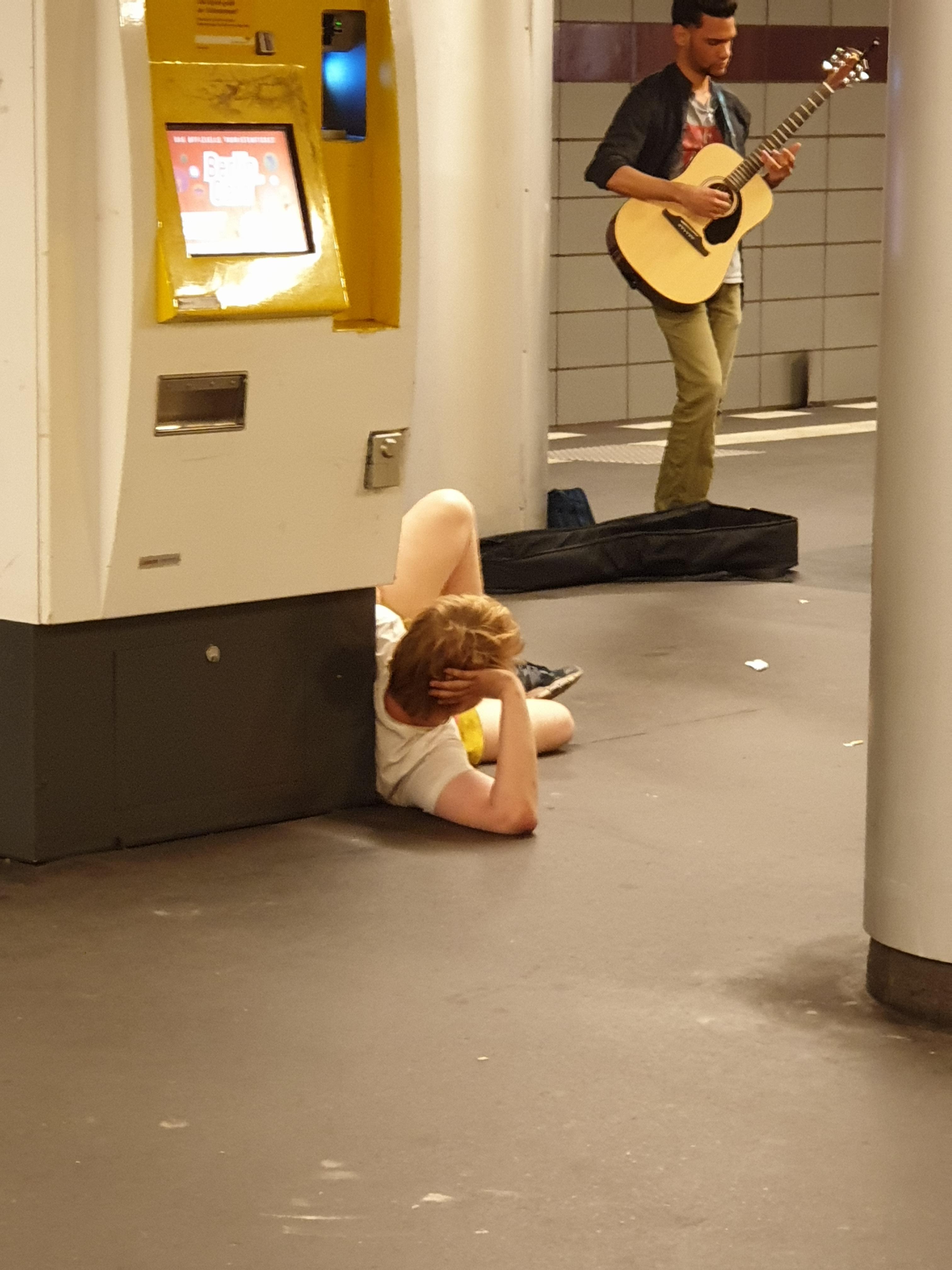 Front row seating | Scrolller