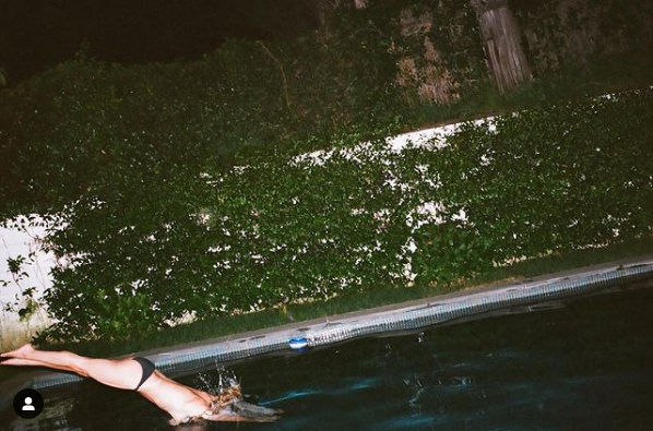 full image dive | Scrolller