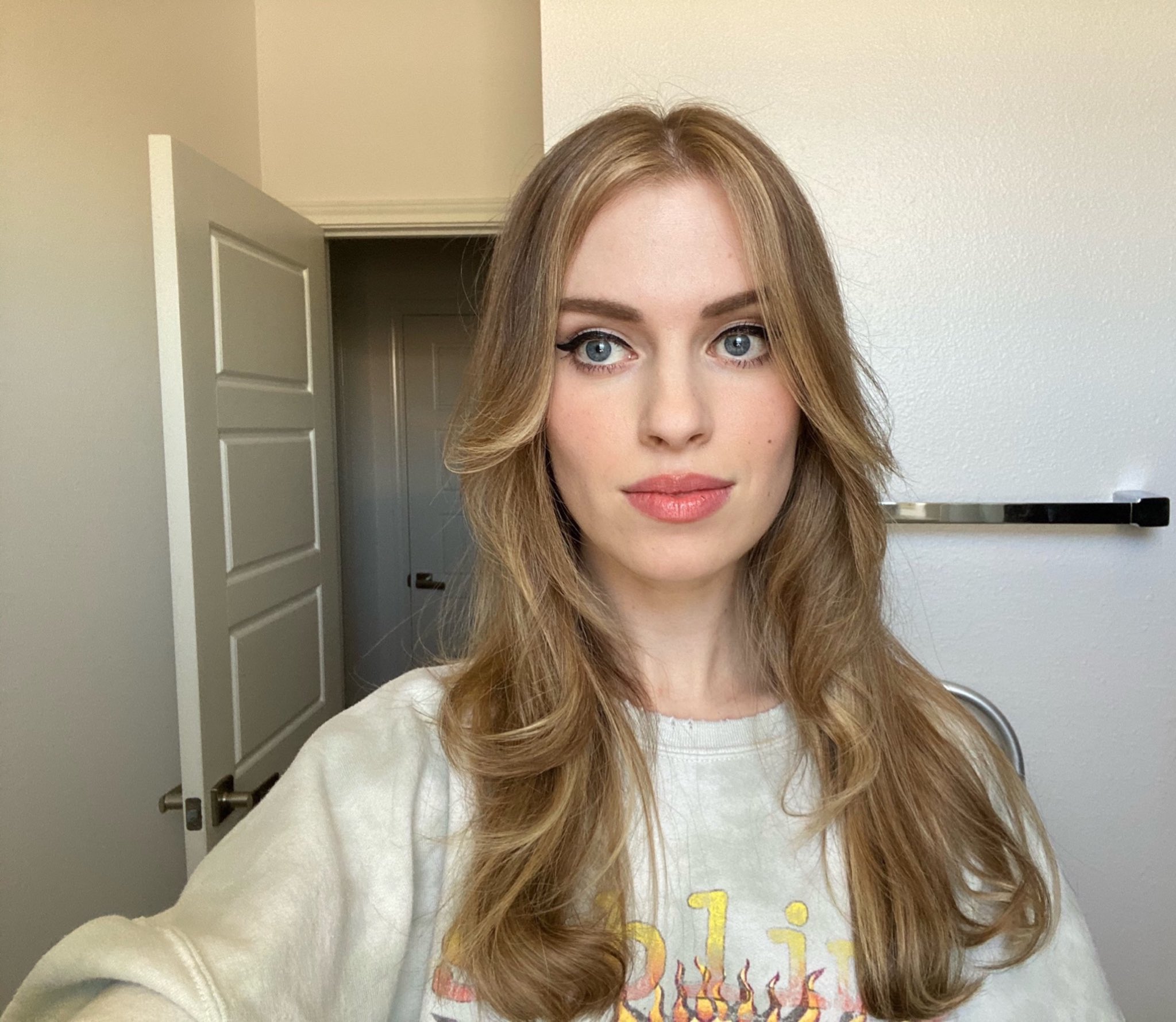 Full Lips | Scrolller