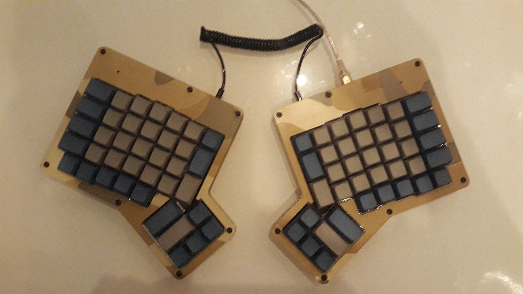 Fully assembled and with 90% of the keys functioning | Scrolller