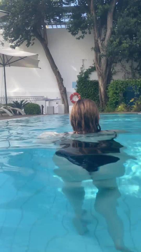 Fun Times Flashing At The Pool π¦ Scrolller
