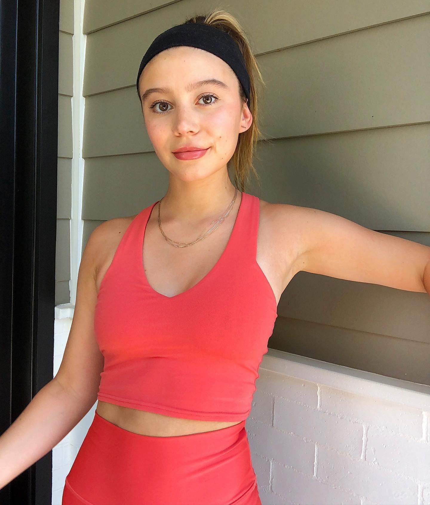 Genevieve Hannelius | Scrolller