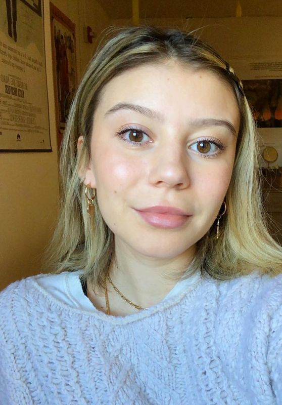 G Knight Hannelius | Scrolller