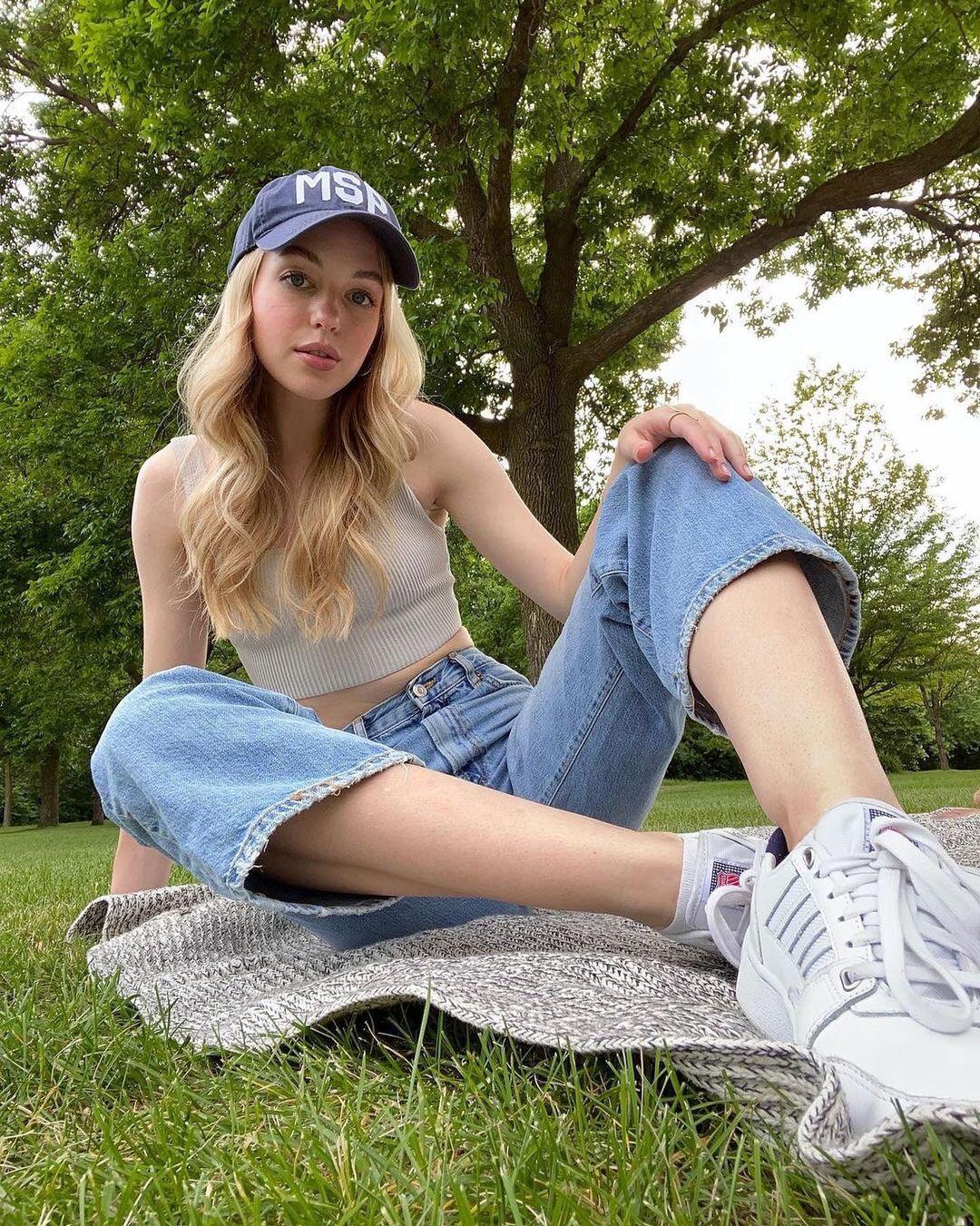 Gabby C Thomas | Scrolller