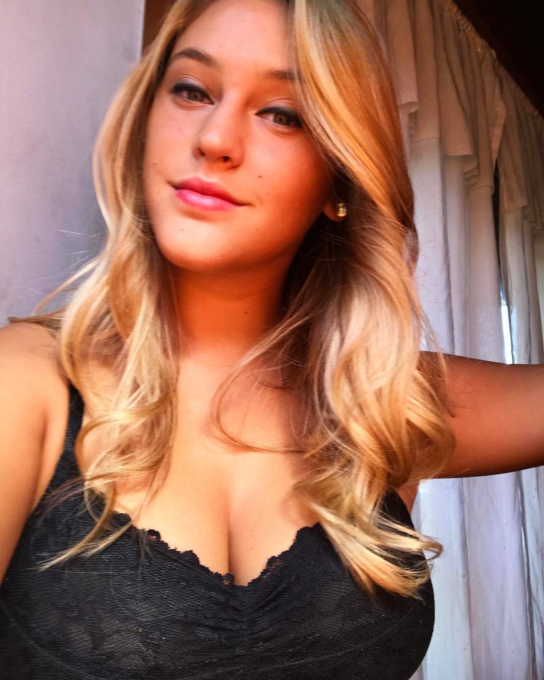 Gabriela | Scrolller