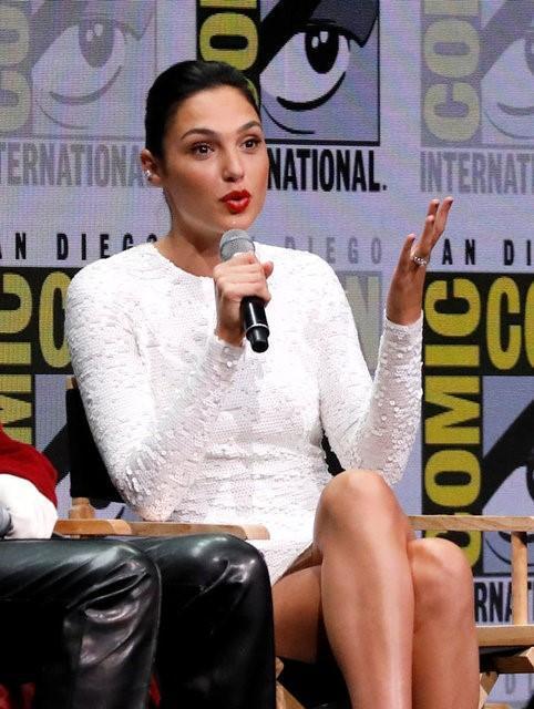 Gal Gadot at comic con | Scrolller
