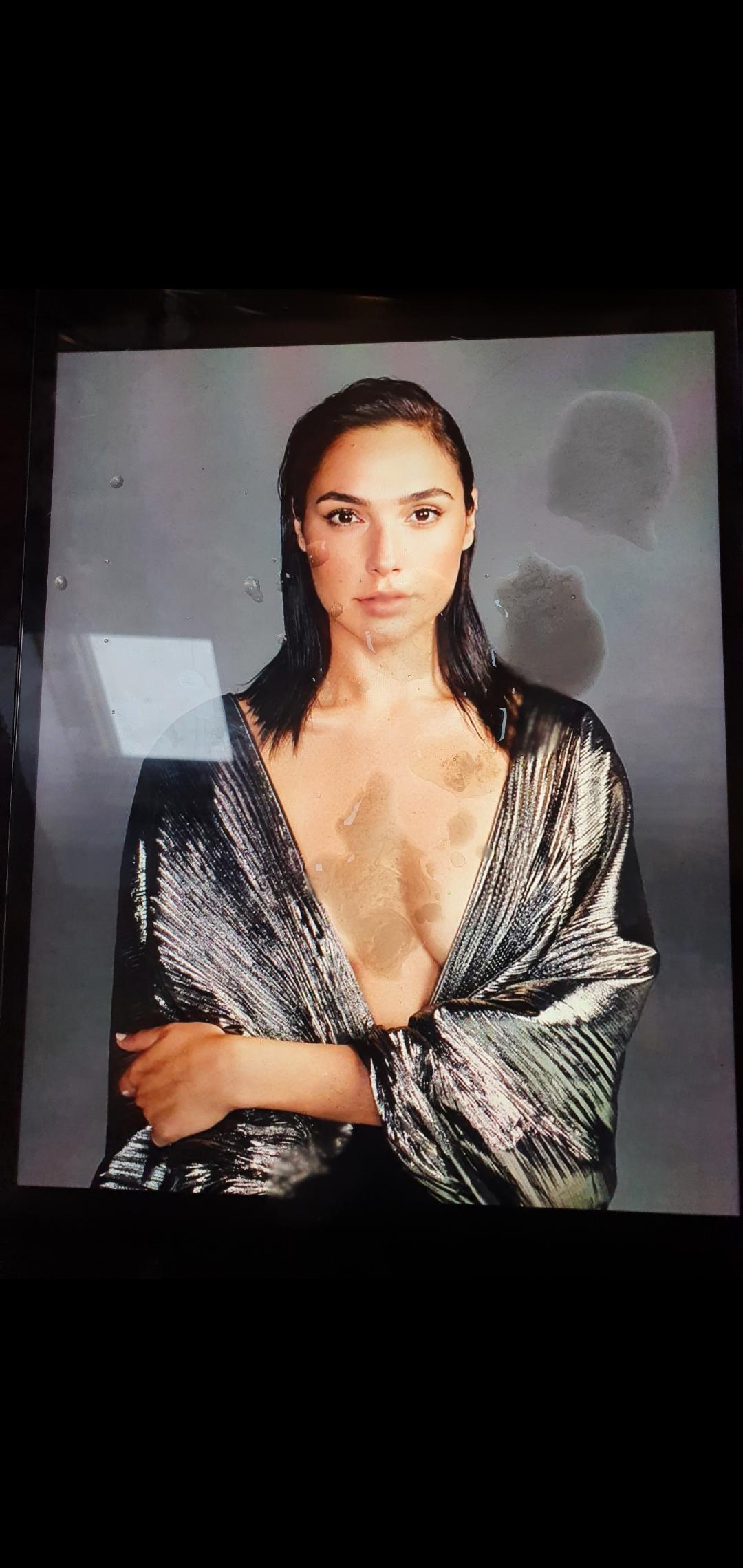 Gal Gadot Dm requests | Scrolller