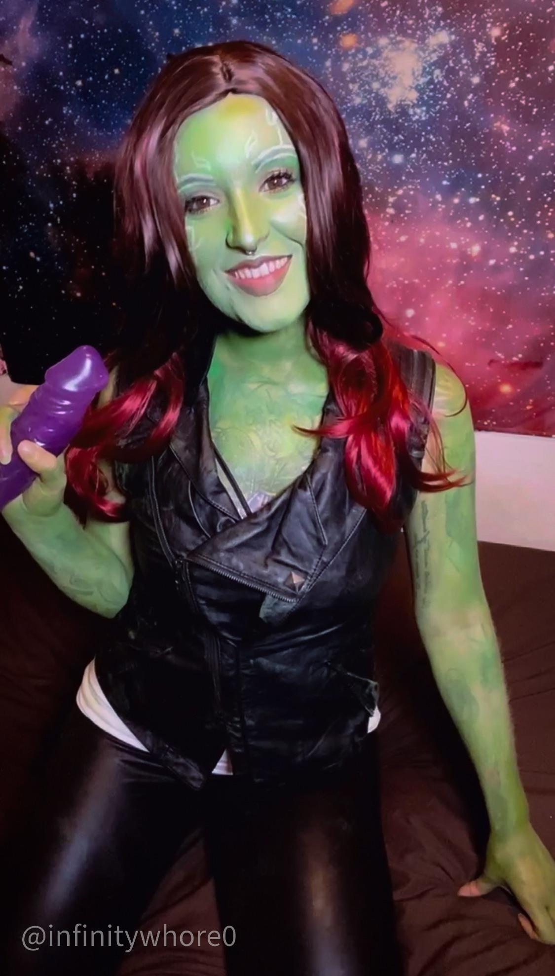 Gamora [guardians of the galaxy] cosplay by InfinityWhore 💜 | Scrolller