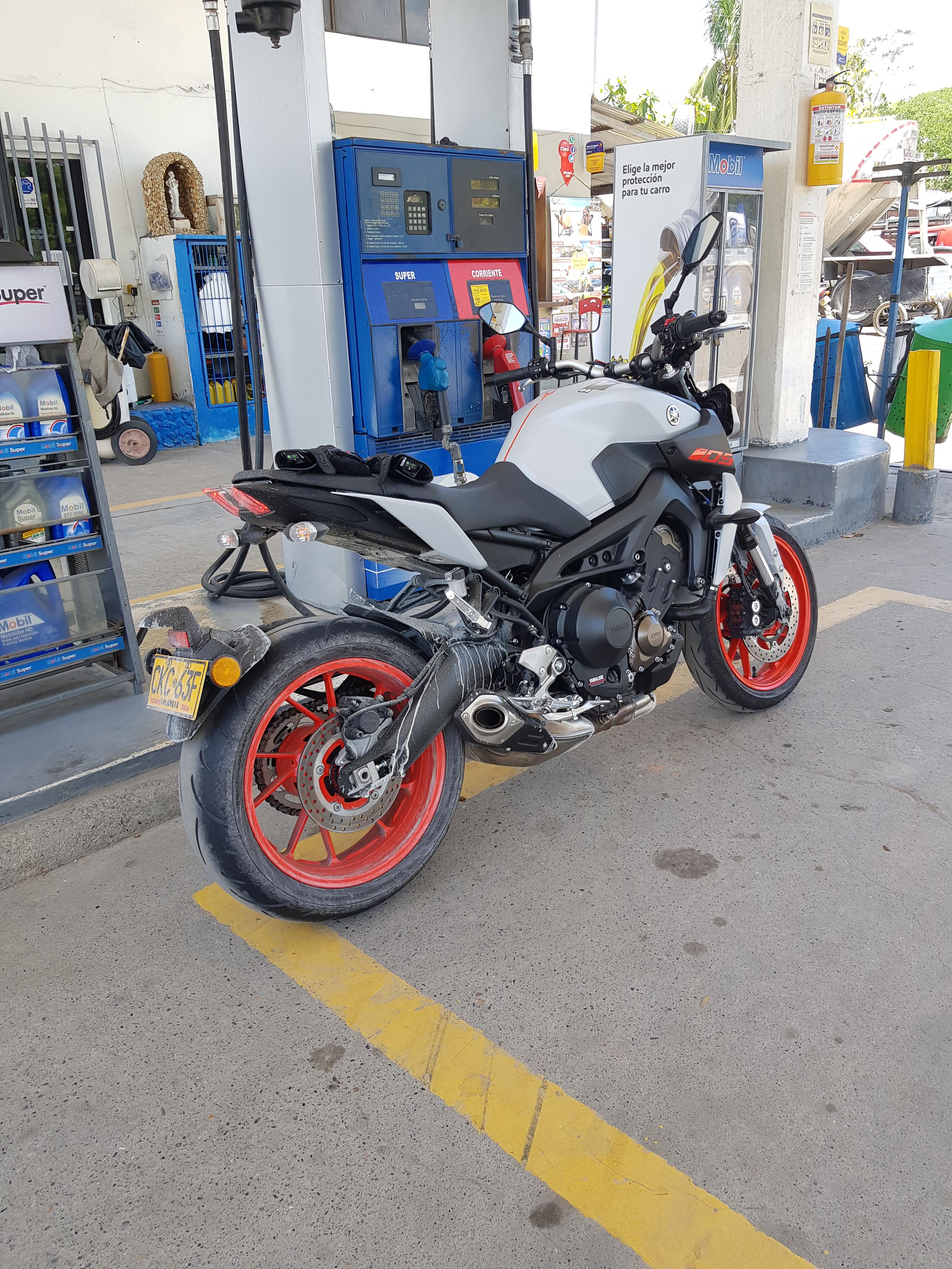 Gas pumping in the middle of nowhere. | Scrolller