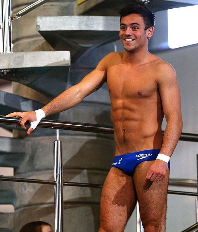 Gay Diver | Scrolller