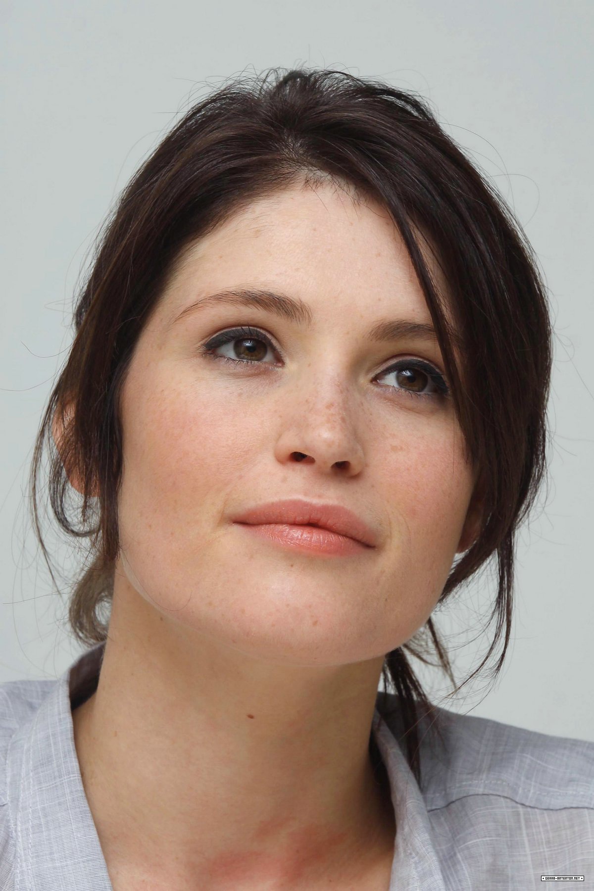 Gemma Arterton Scrolller