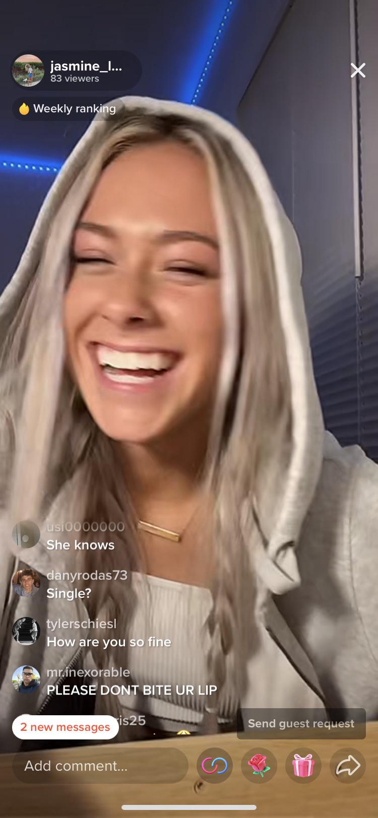 Get her views up she’s gonna makeout with her friends | Scrolller