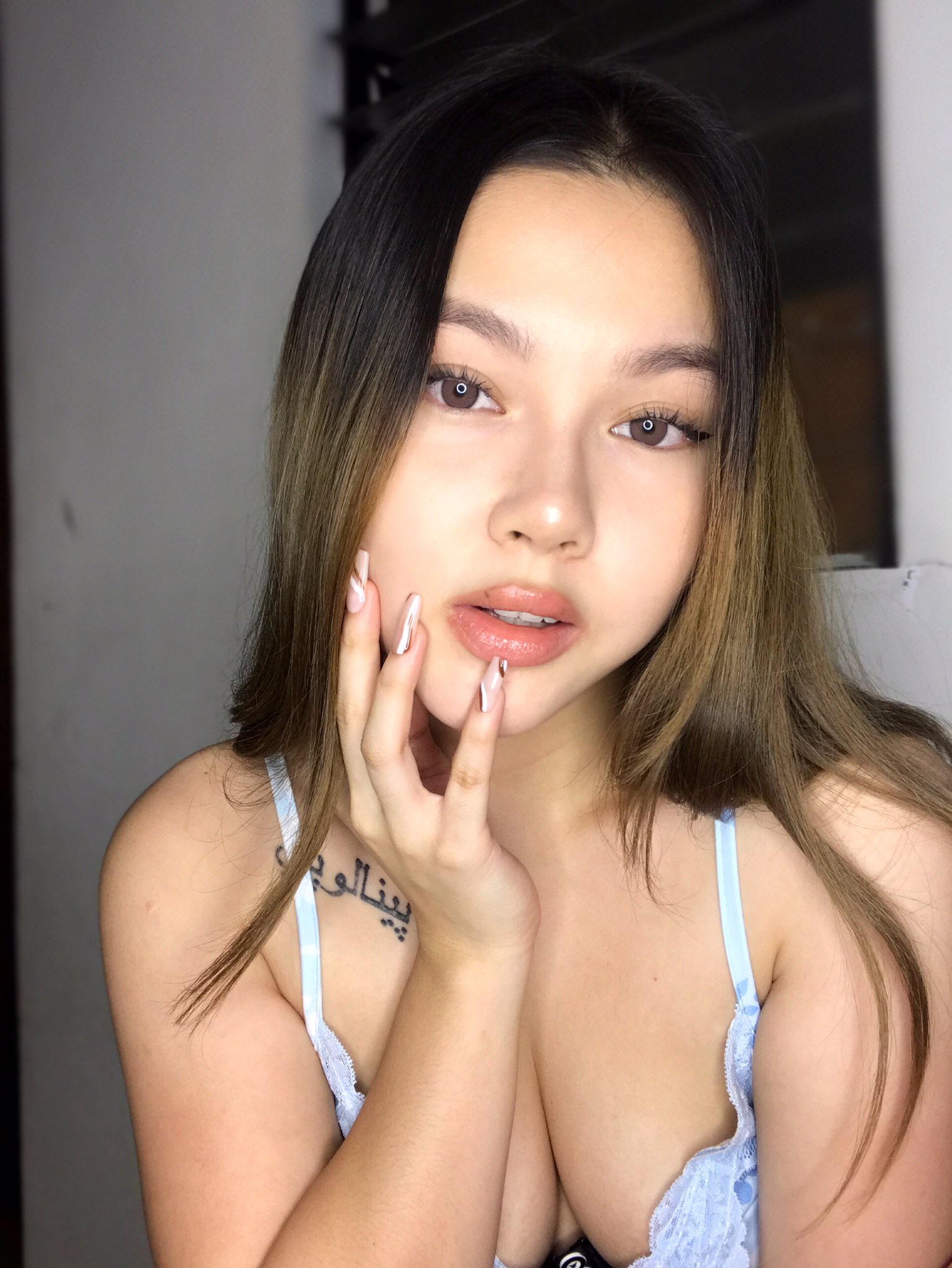 Get this to 200 likes ill post her nudez | Scrolller