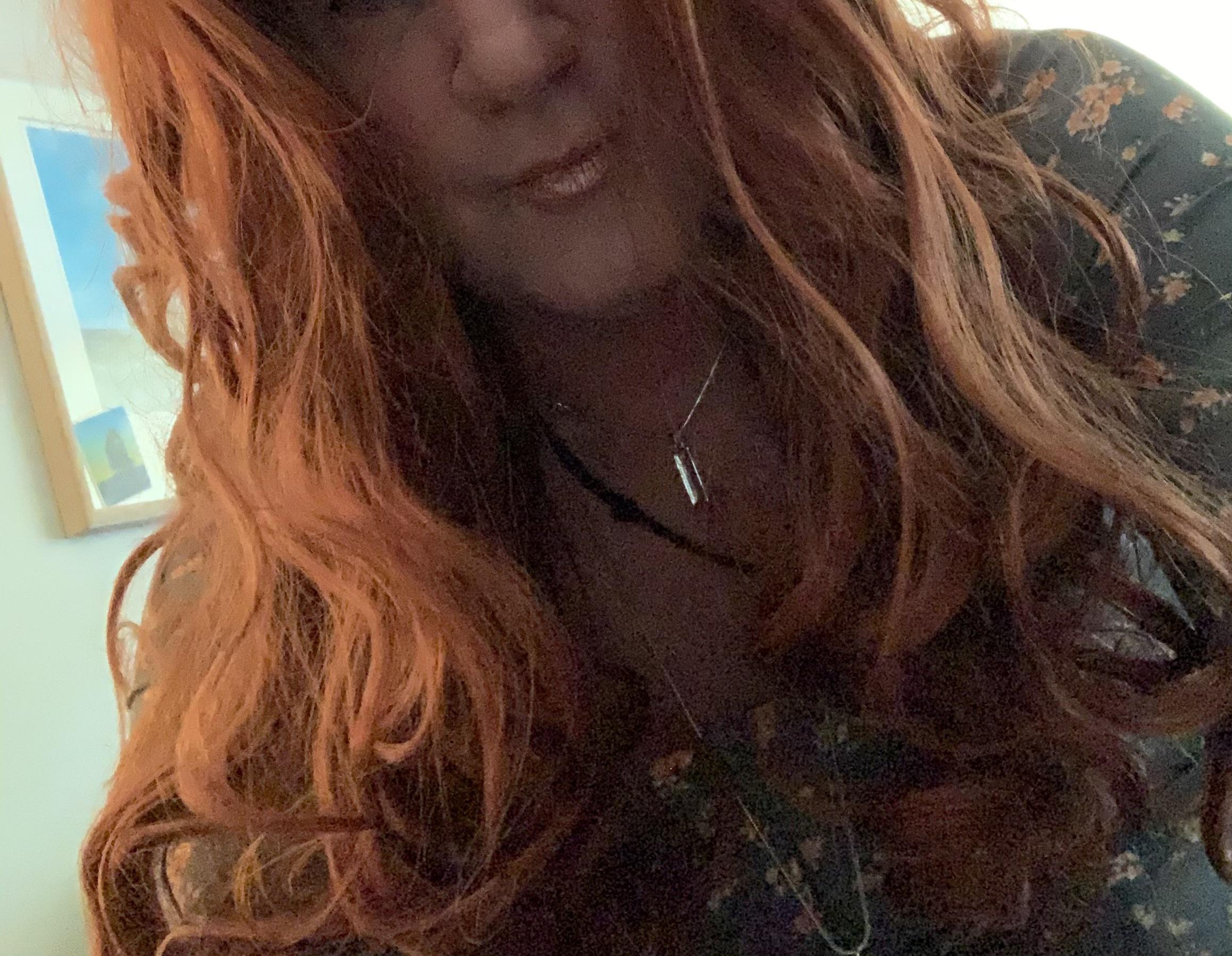 Getting closer👩🏻‍🦰🥰 | Scrolller