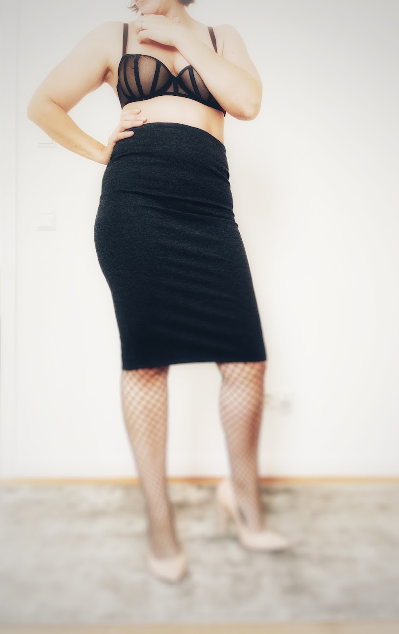 Fishnets in pencilskirt | Scrolller