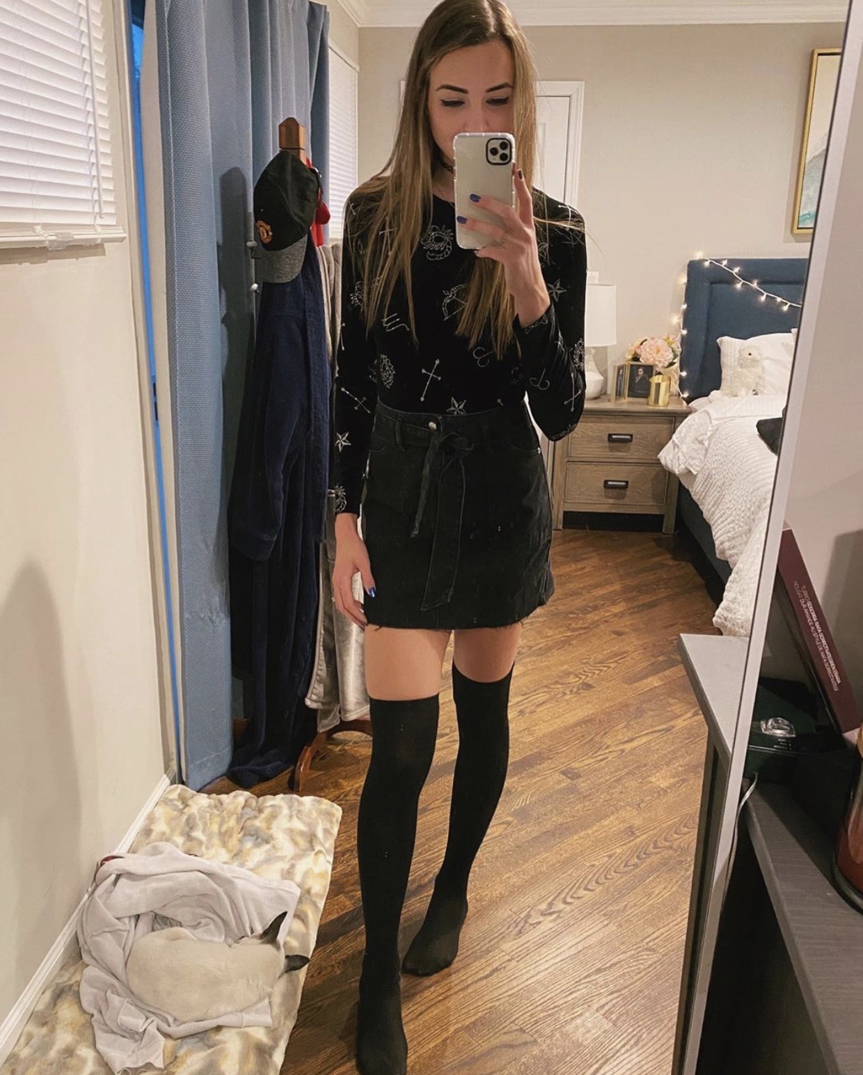 Gibi in knee socks | Scrolller