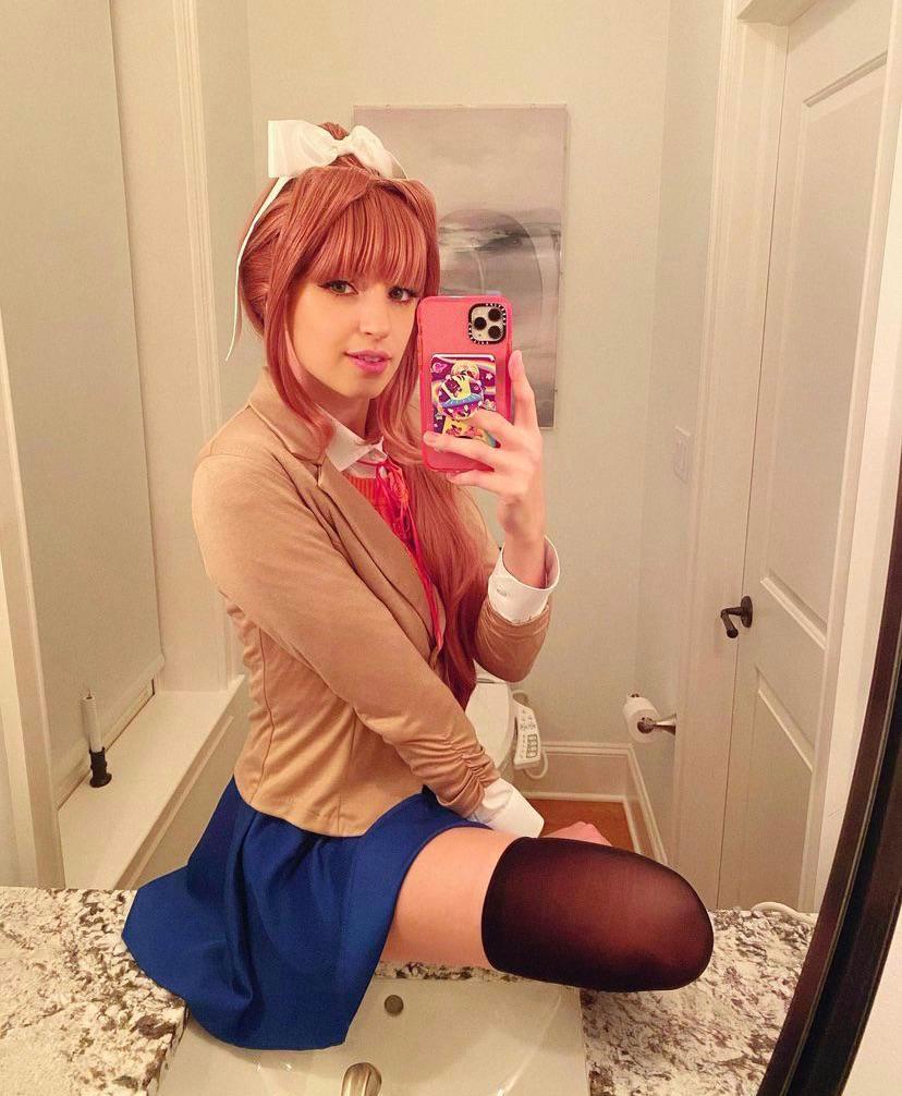 Gibi showing off some legs | Scrolller