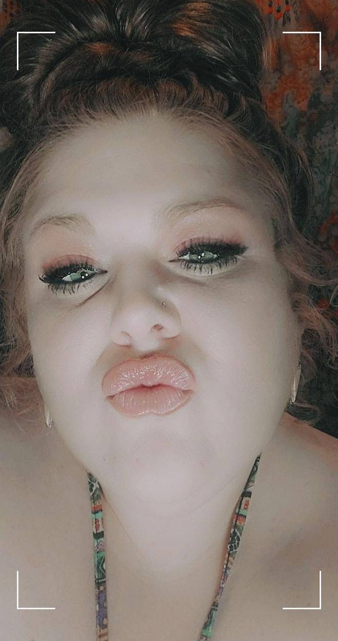 Gimme some suga 💋 | Scrolller