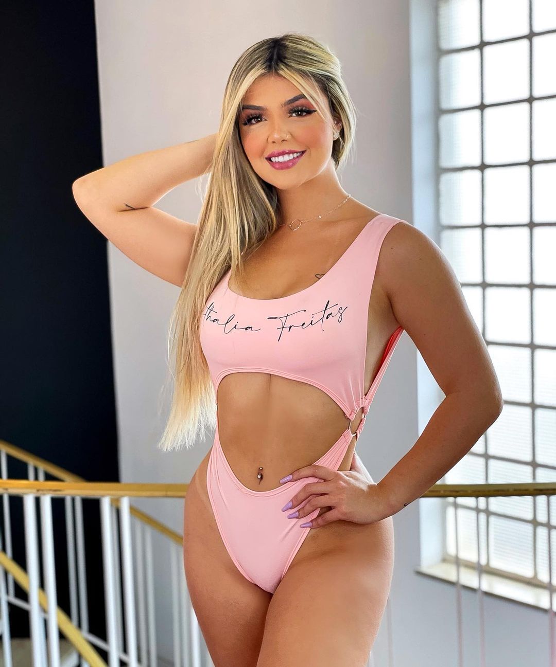 Giovanna Menezes | Scrolller