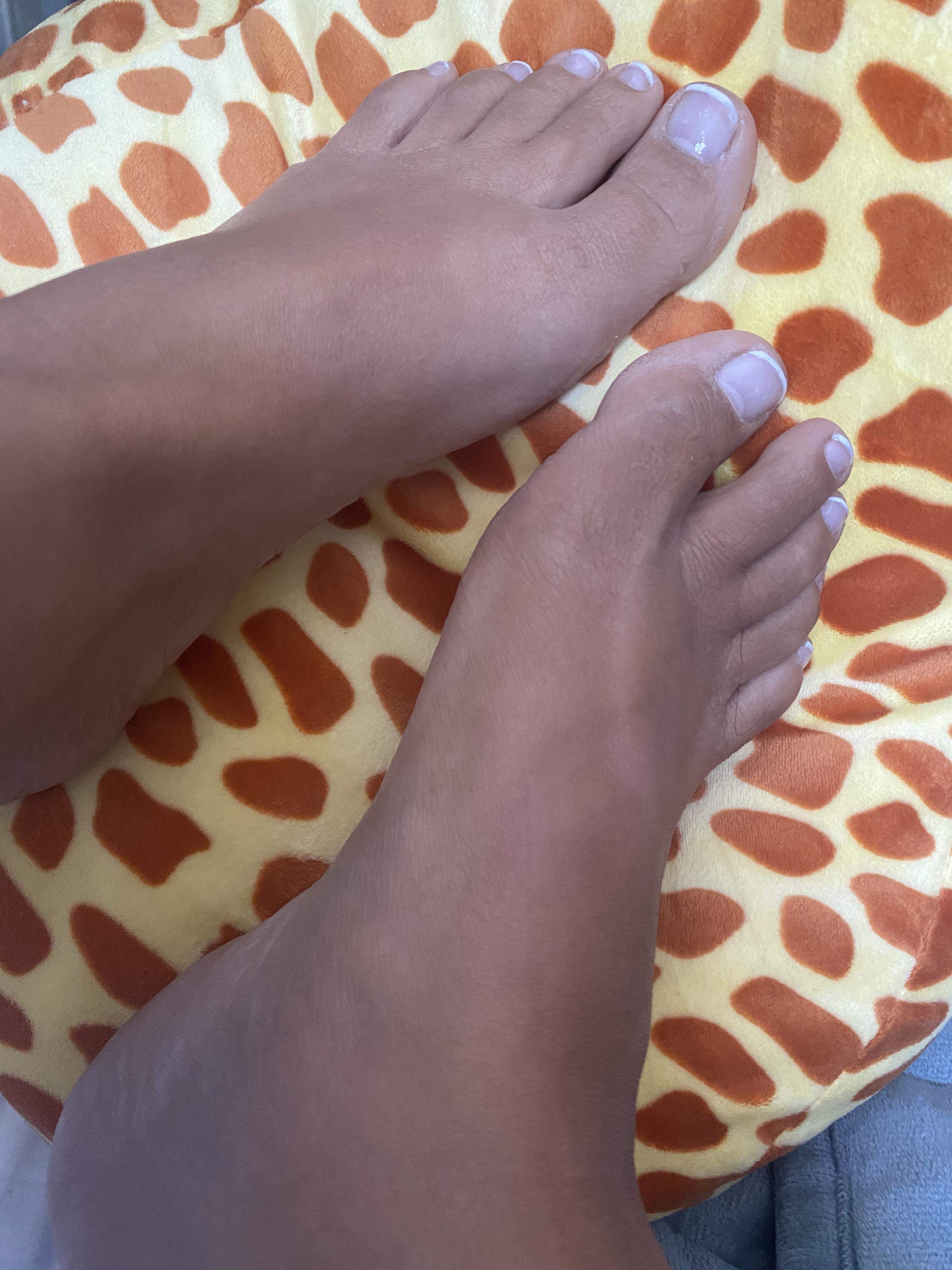 Giraffe print | Scrolller