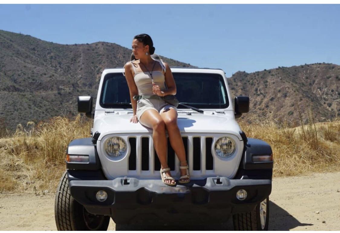 Girl and her jeep | Scrolller