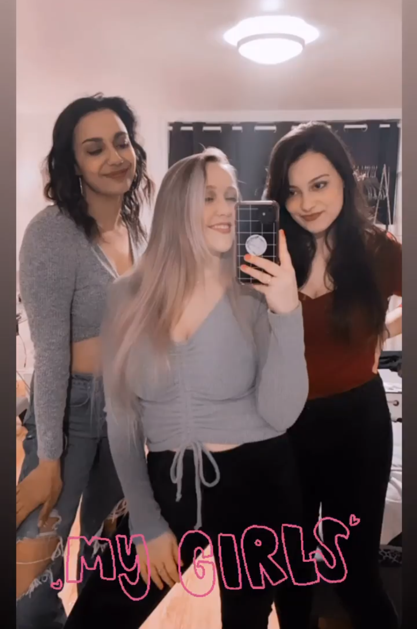 Girls night | Scrolller